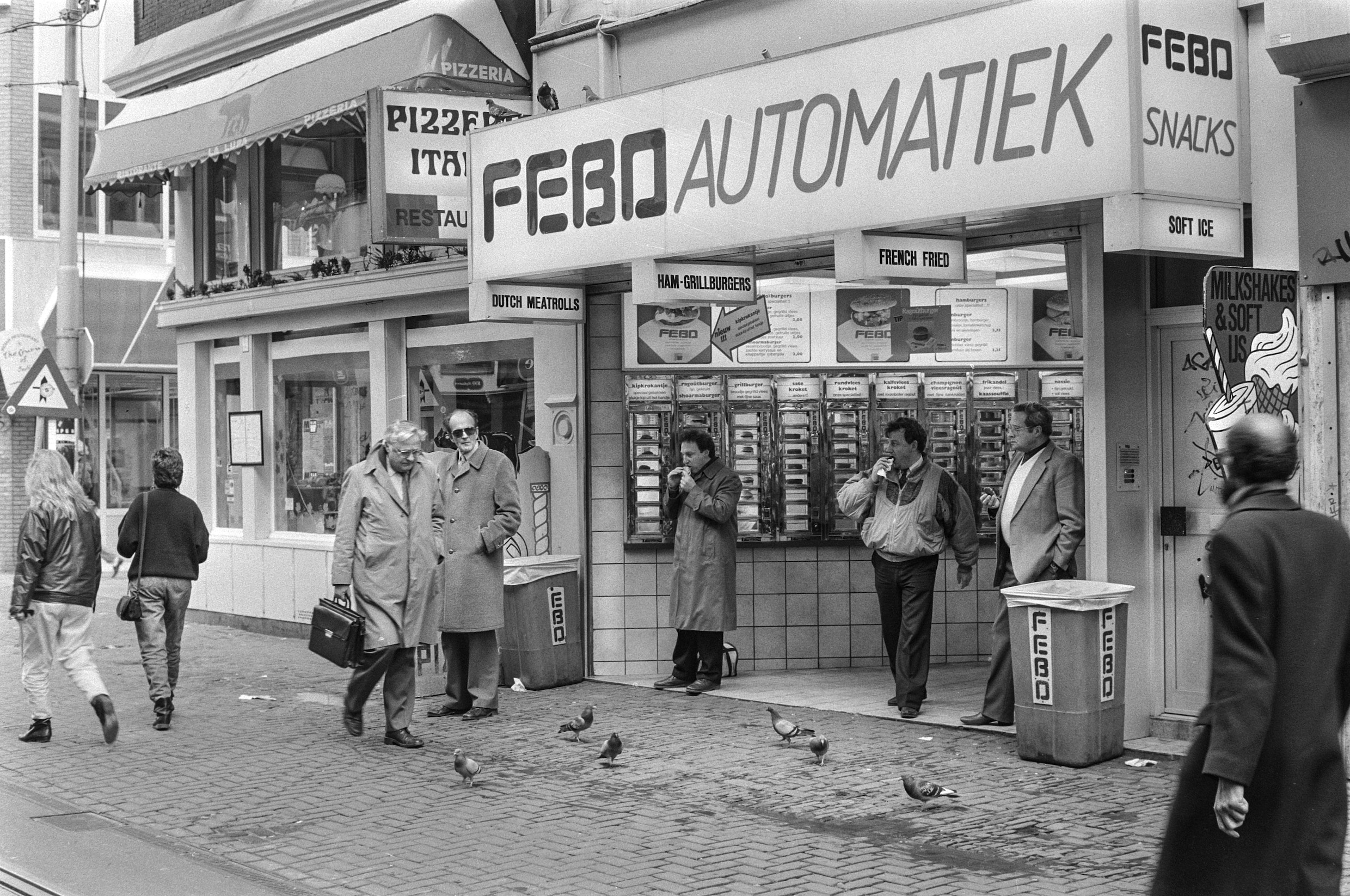 1992: trambestuurder stopt bij de Febo | Het Parool