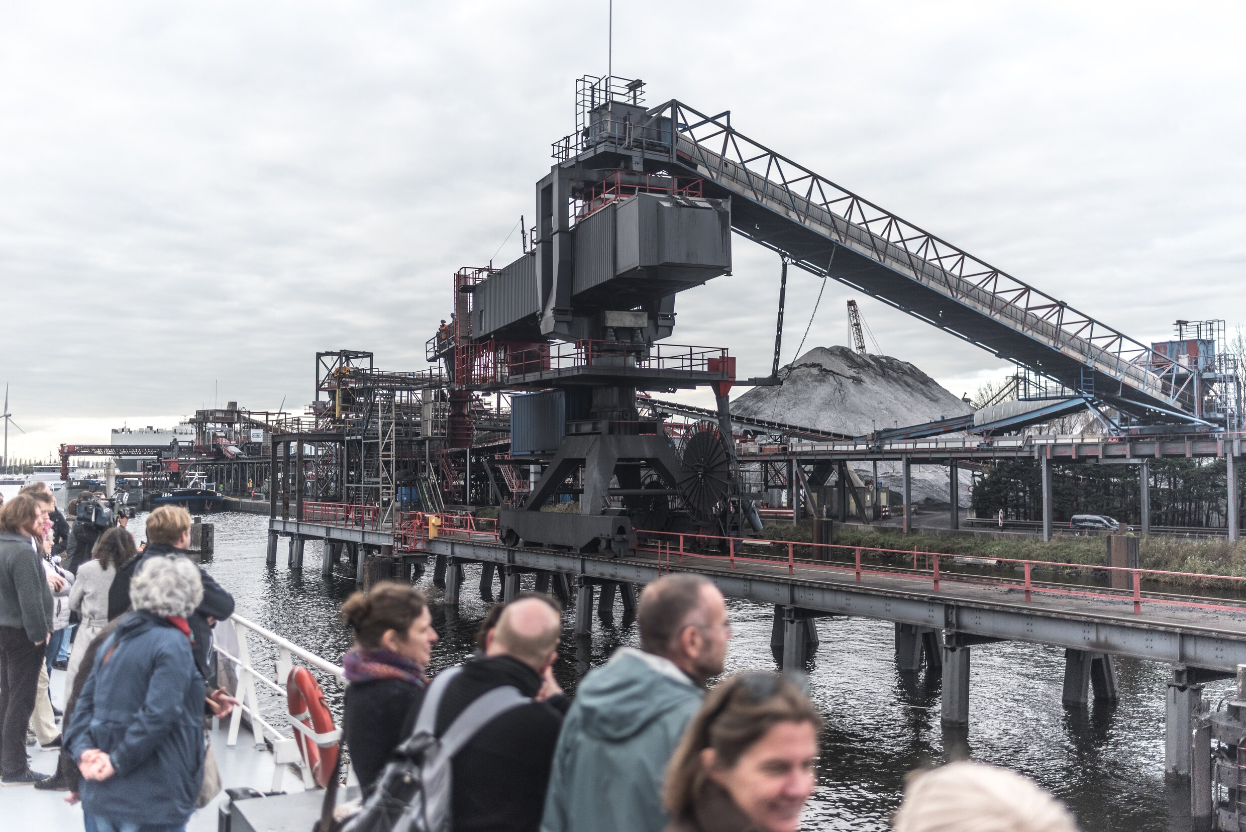 Nieuw protest tegen ‘bloedkolen’ in haven Amsterdam, nu steenkool weer ...