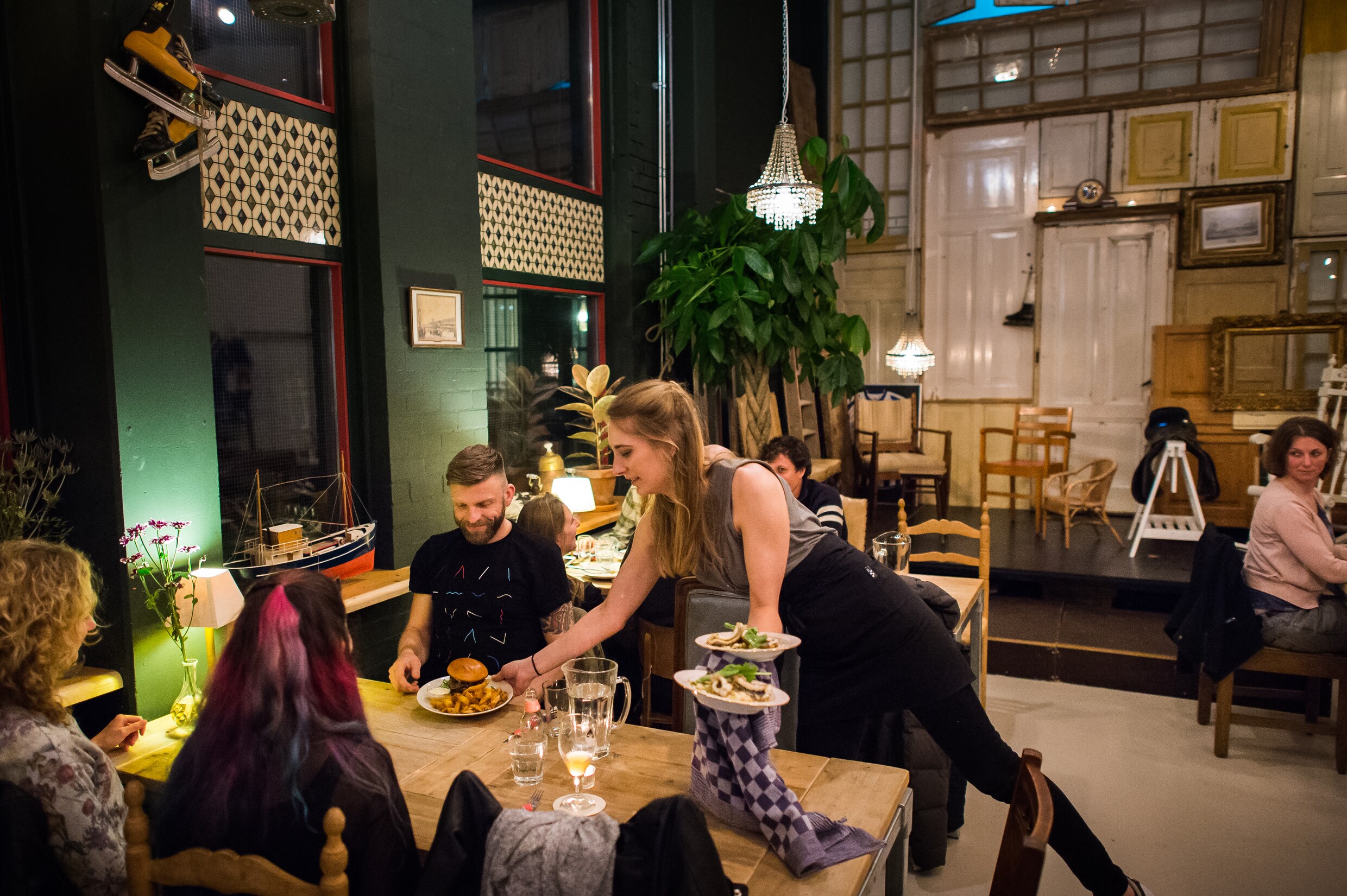 Van deze winkels en horeca namen we in 2023 afscheid | Het Parool