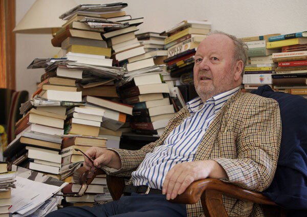 Martin Ros mag weer boeken bespreken | Het Parool