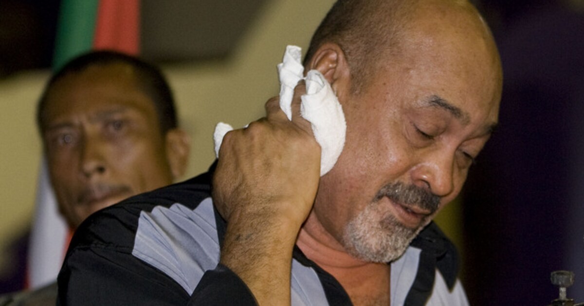 Bouterse geeft les over vroeger | Het Parool