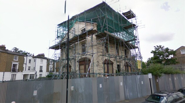 Man graaft enorm complex tunnels onder eigen huis | Het Parool