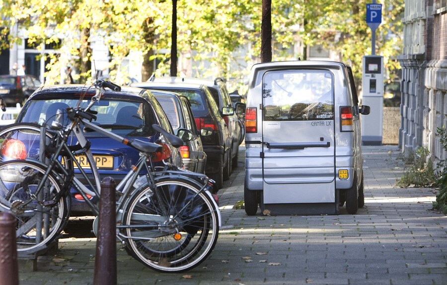 Agenten schieten op mannen in gestolen Canta | Het Parool