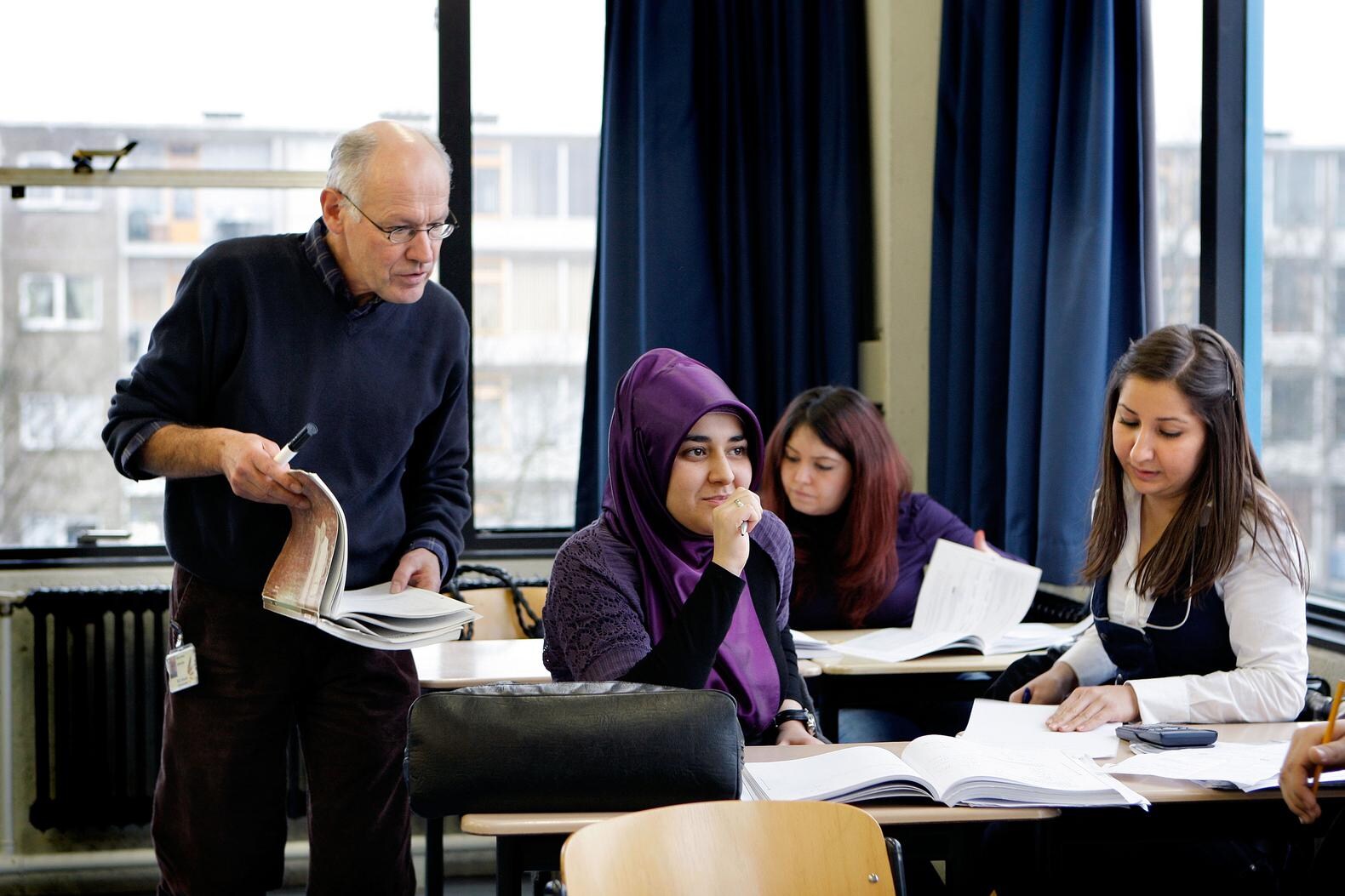 Discriminatie belemmert stagekans allochtone mbo'er | Het Parool