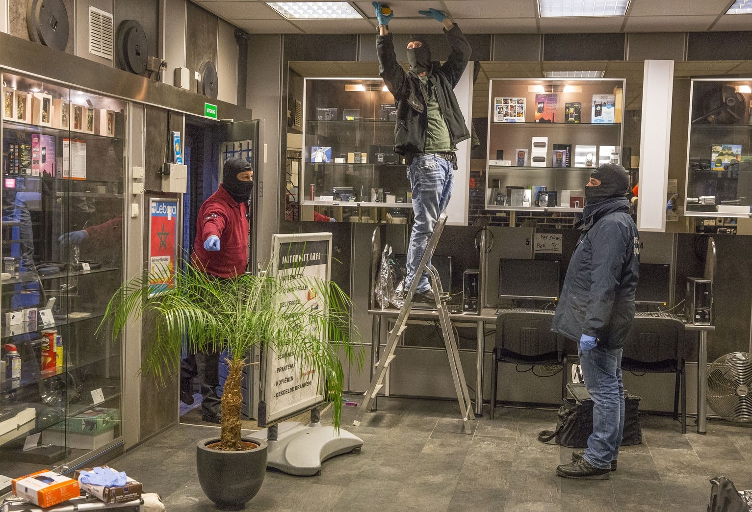 Spyshop verkocht uzi aan Engelse agenten | Het Parool