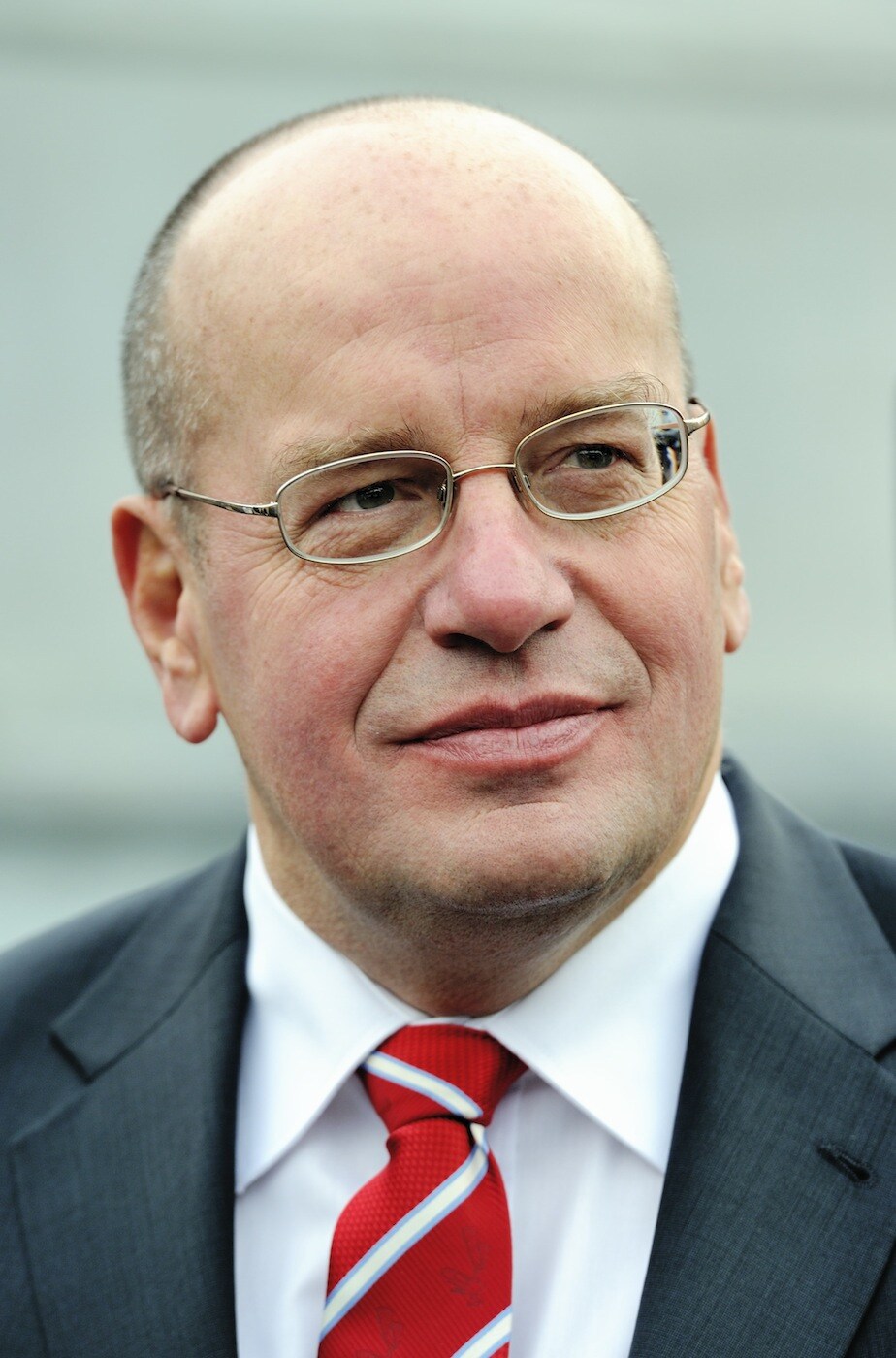Amsterdamse ondernemer gaat al 18 jaar gebukt onder blunder Fred Teeven ...