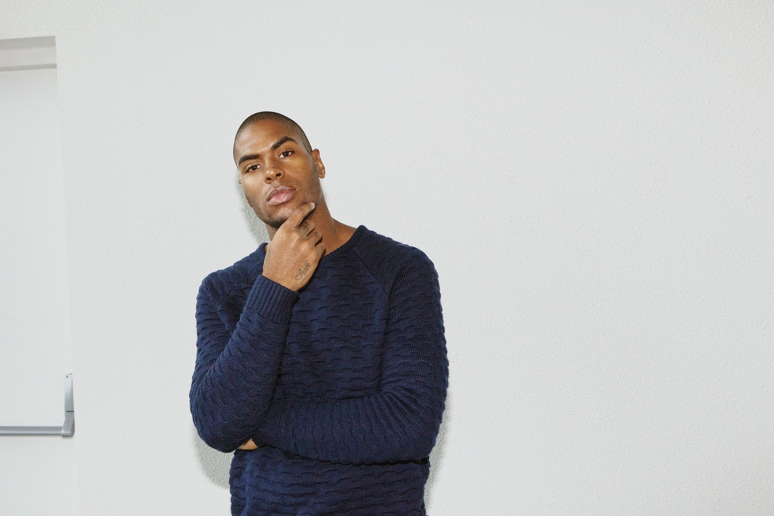 Voetballer en model Denzel Slager (22) werd geweigerd bij Albert Heijn ...