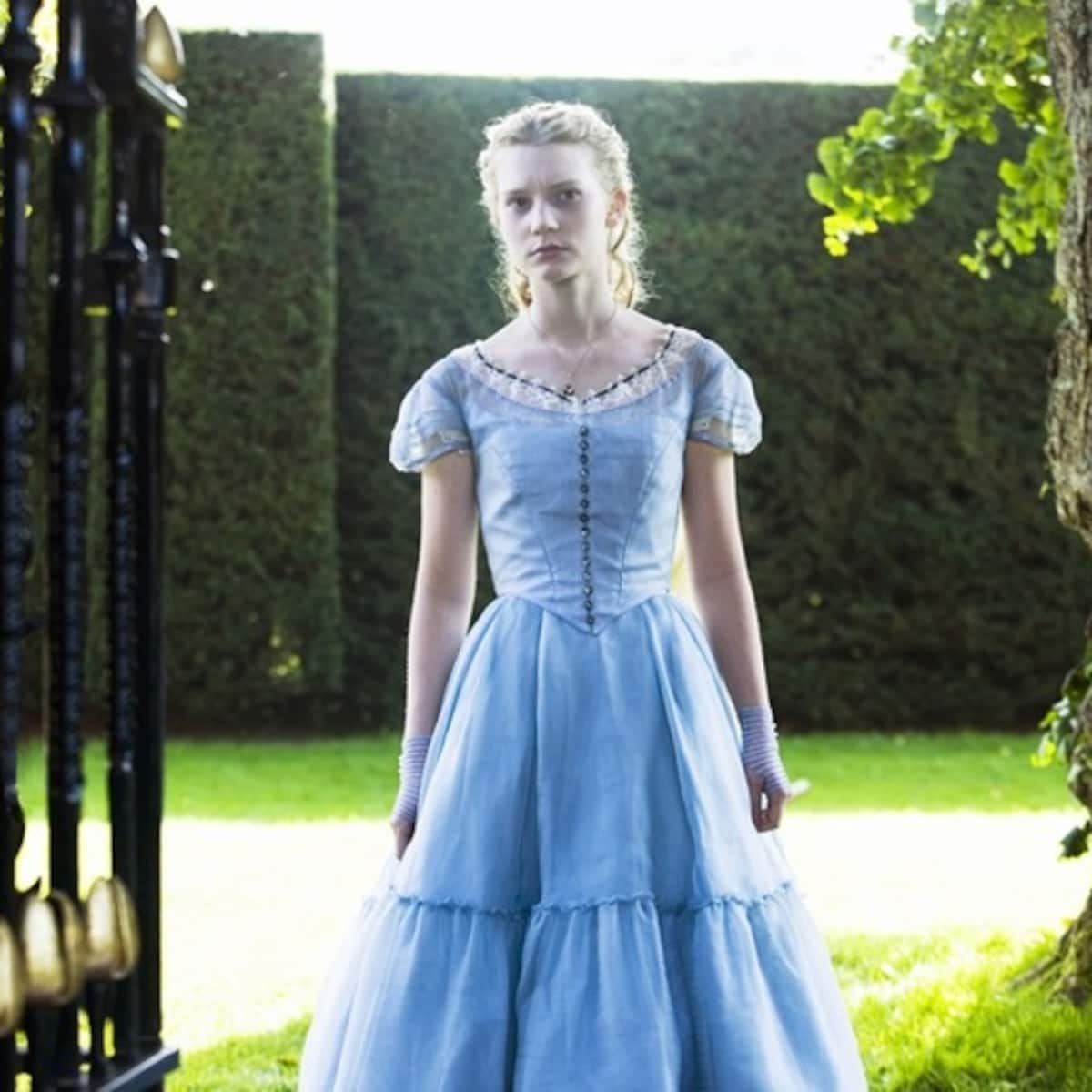 Alice In Wonderland Kostuum Tim Burton Alice Keert Terug Naar
