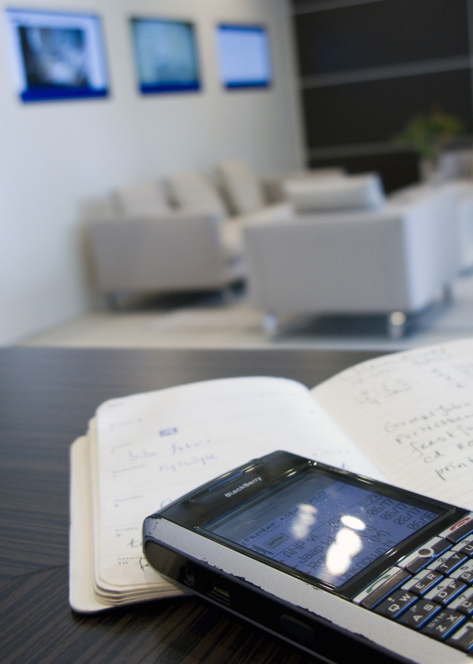 Groot versleuteld communicatienetwerk voor criminelen opgerold | Het Parool