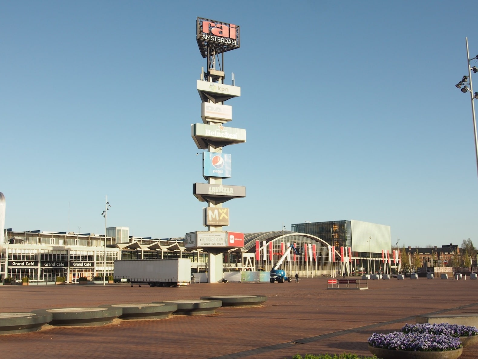 Topman RAI: 'Onze bezoekers zwalken niet door de stad' | Het Parool