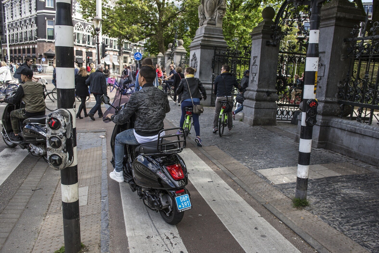Amsterdam meest vervuilde stad van Nederland | Het Parool