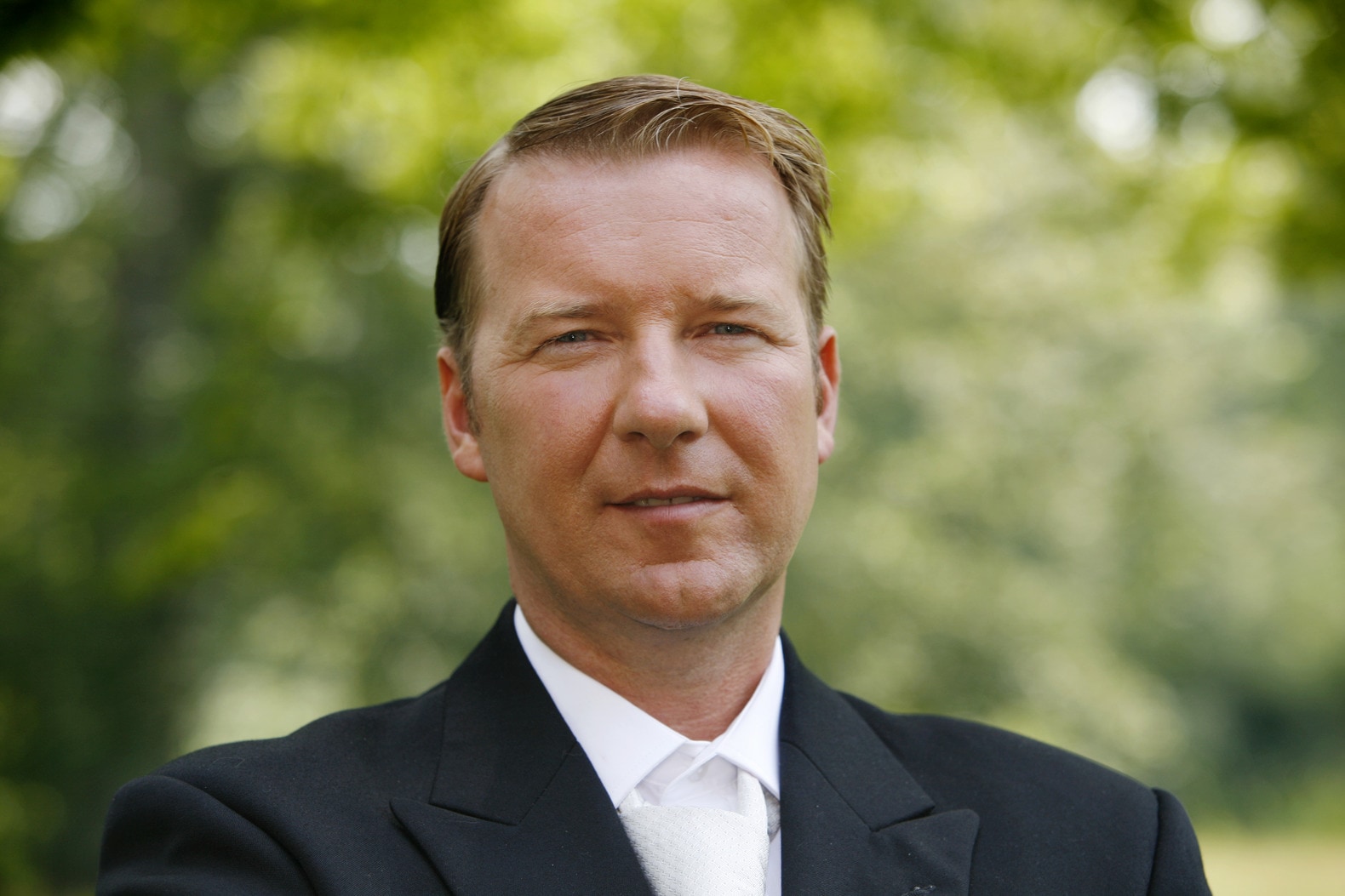 Boegbeeld Frank Awick moet weg bij AT5 | Het Parool