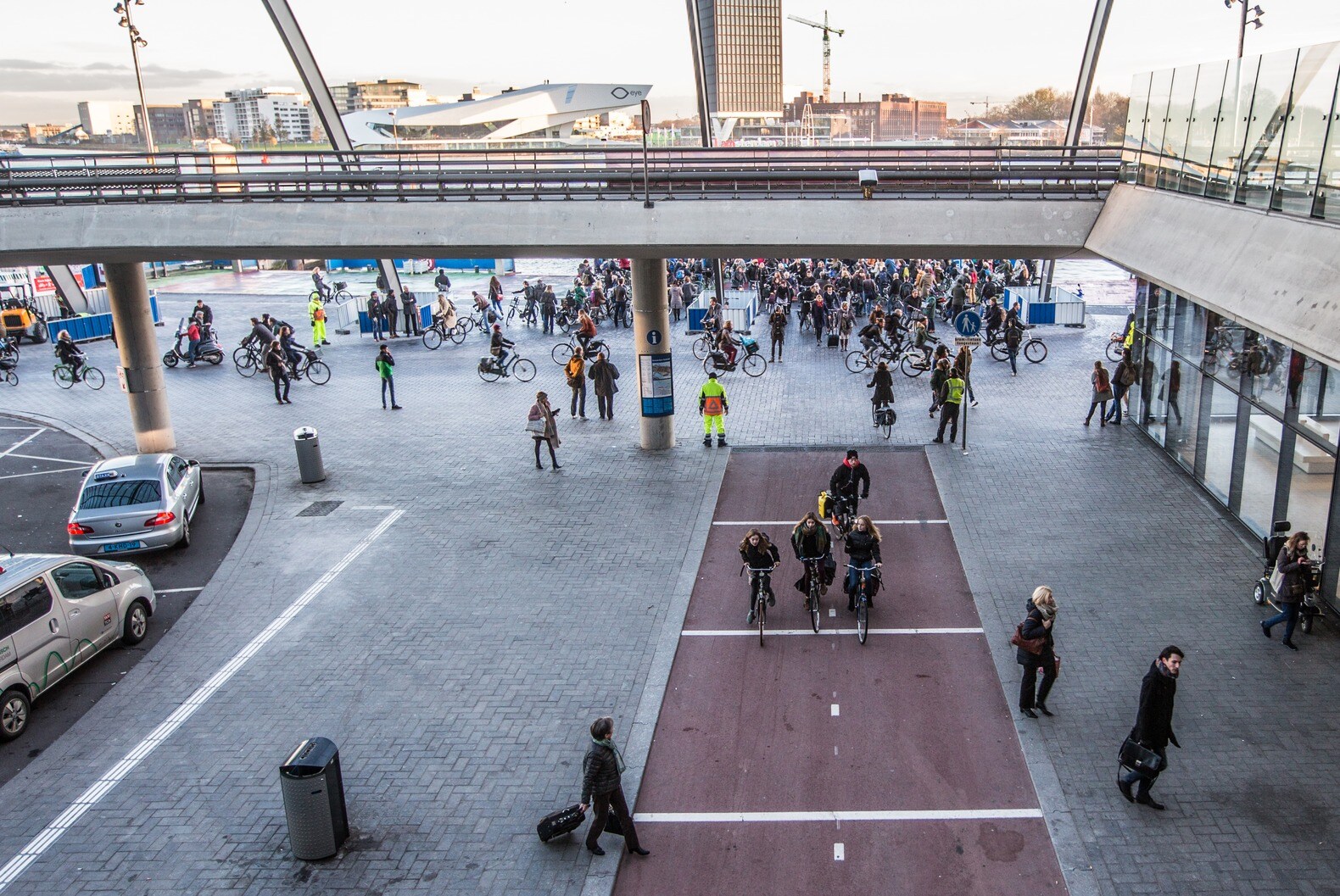 'Experiment met de regelvrije gedeelde ruimte kan riskant zijn' | Het ...