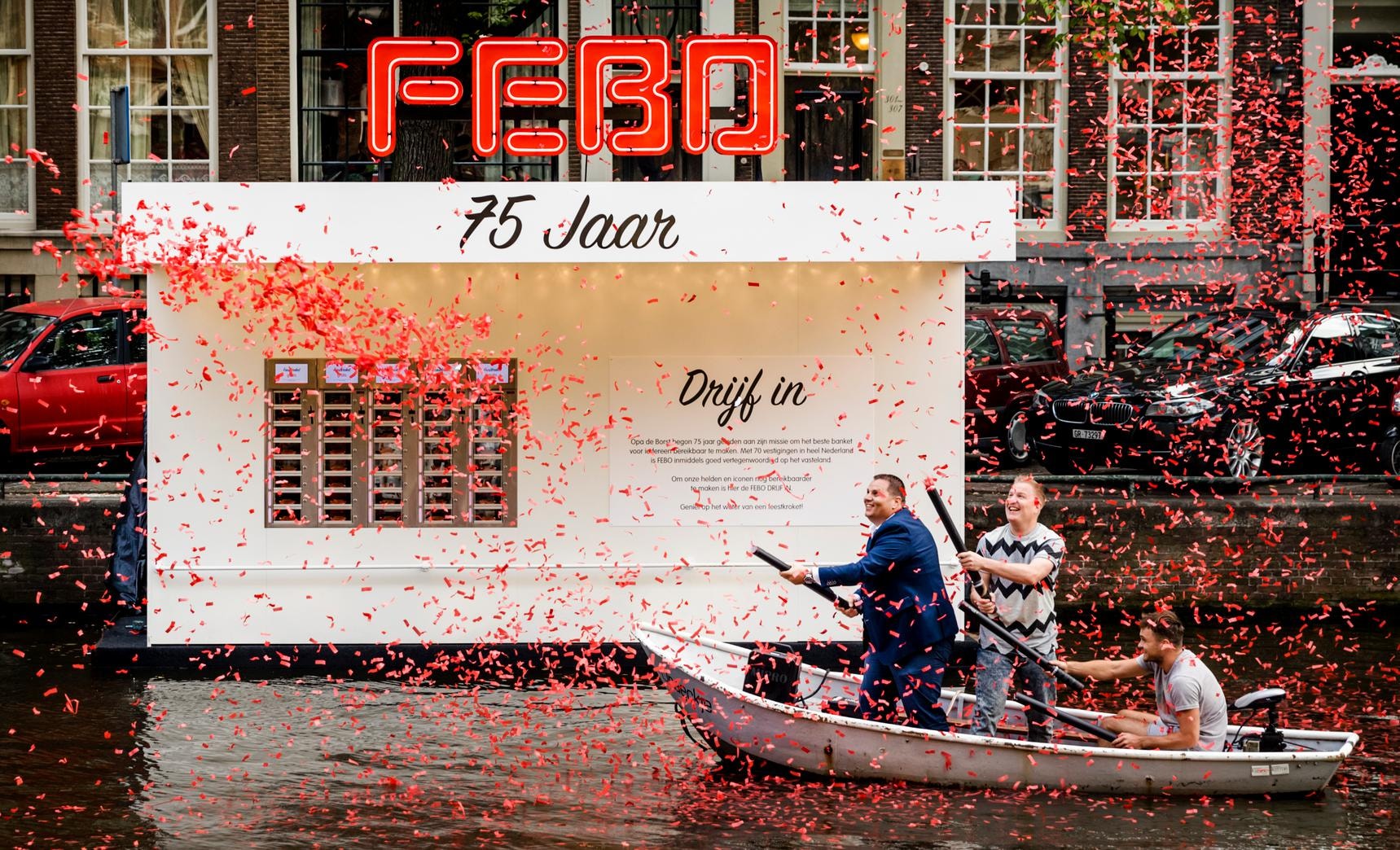 Febo opent drijvende automatiek op de Prinsengracht | Het Parool
