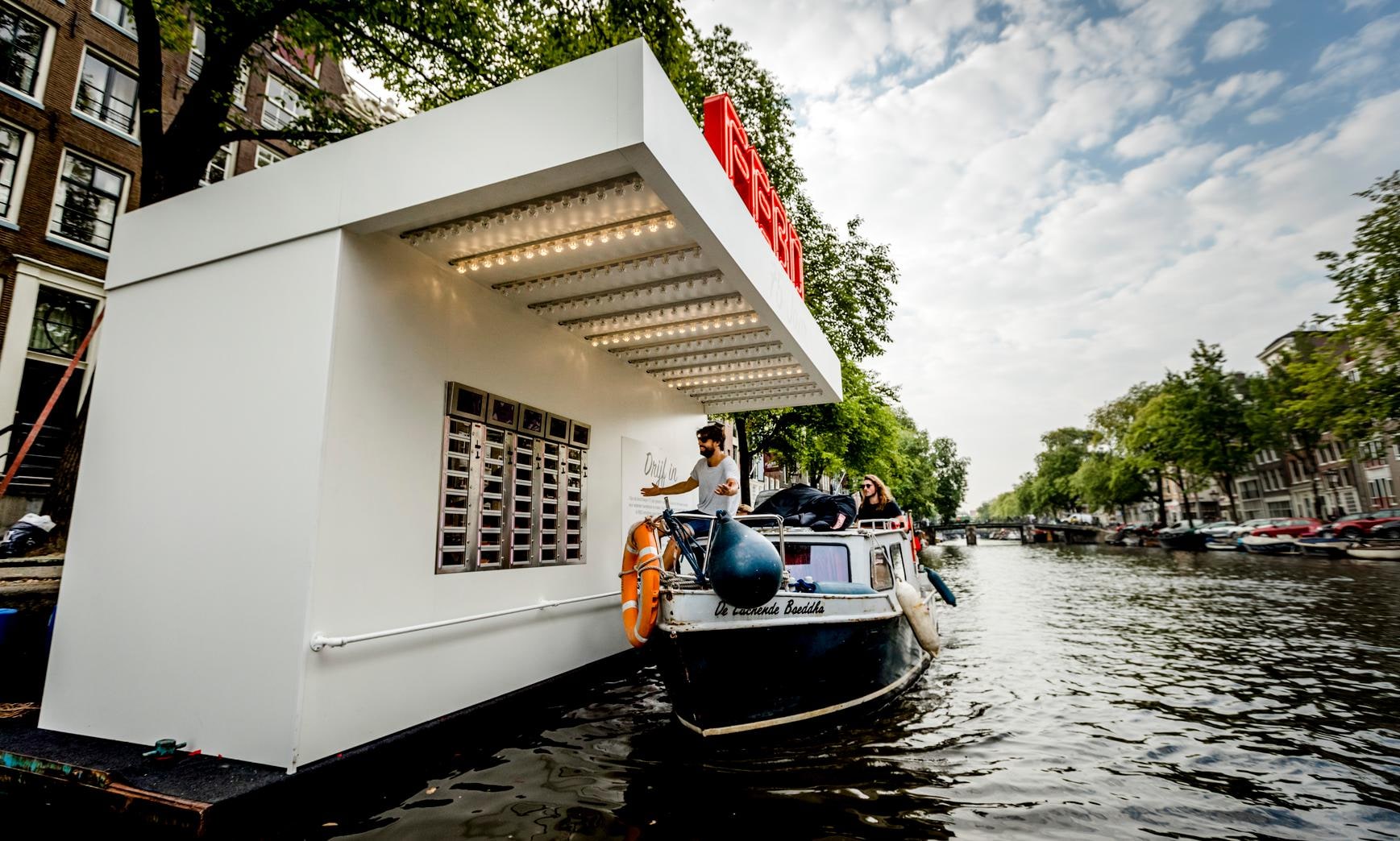 Febo opent drijvende automatiek op de Prinsengracht | Het Parool