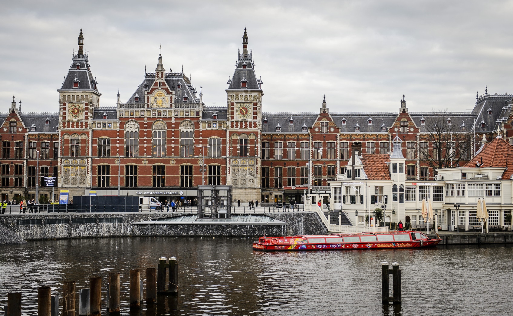 Dakloze mogelijk vermoord om bus Pringles | Het Parool