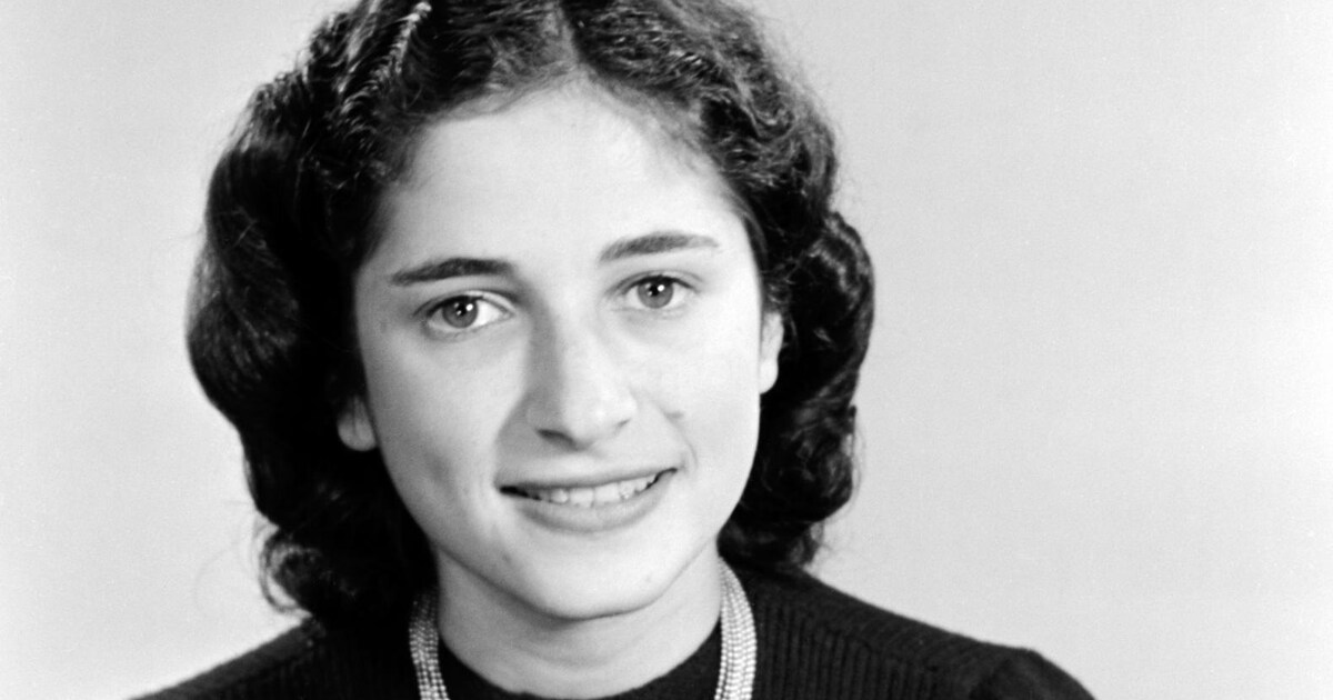 Portretfoto's uit 1943: glimpen van geluk van voor de Shoah | Het Parool