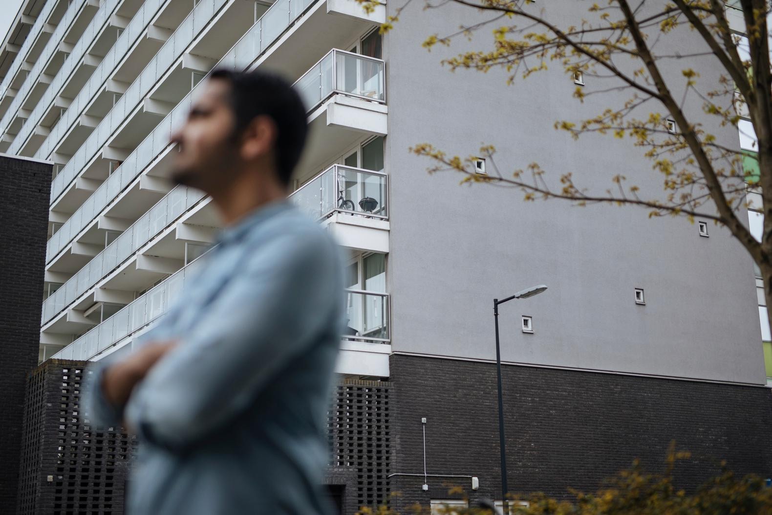 Bijlmerflat Fleerde decor voor roman Murat Isik | Het Parool