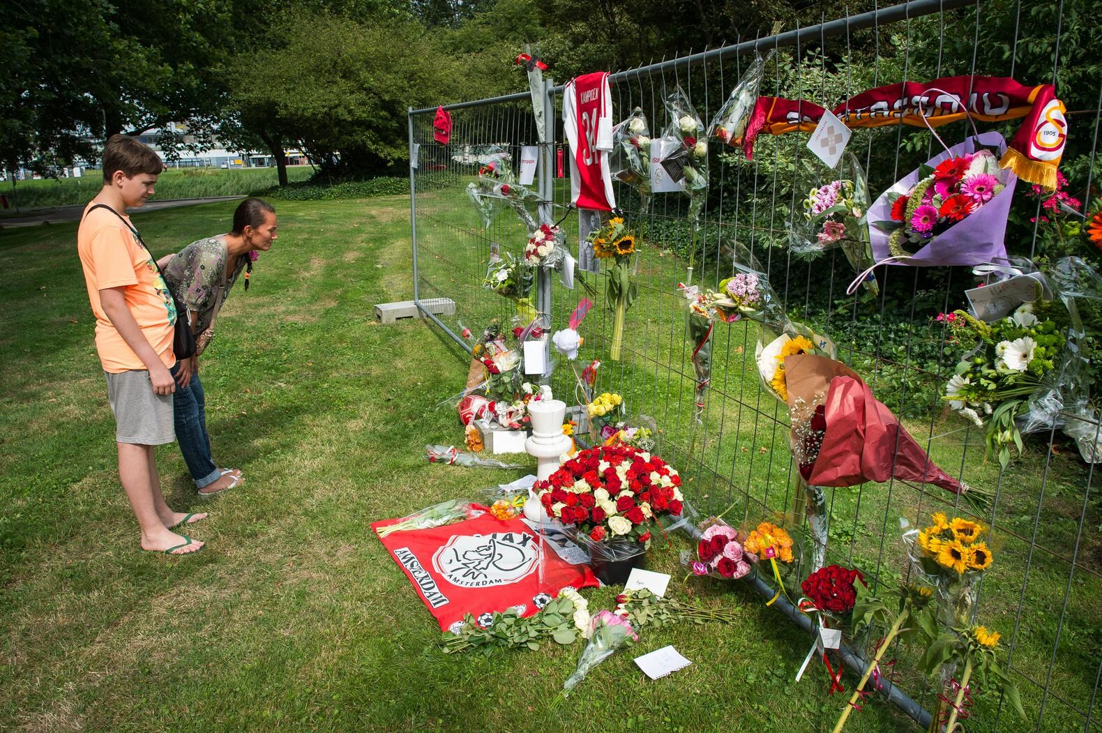 Ajax zet 'kleine stapjes vooruit' na gebeurtenissen Nouri | Het Parool
