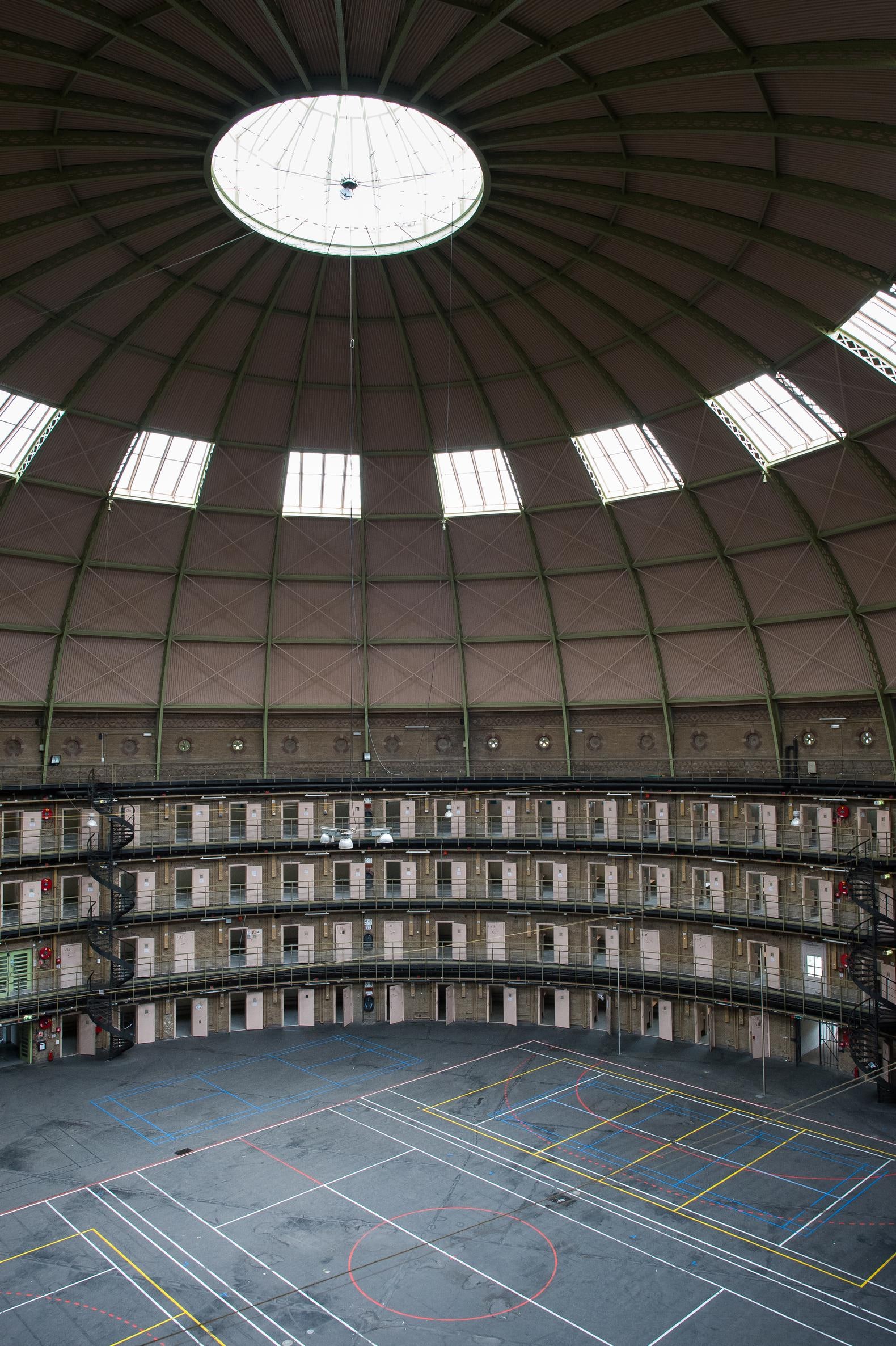 Nooit meer wapens over de muur: koepelgevangenis wordt University ...