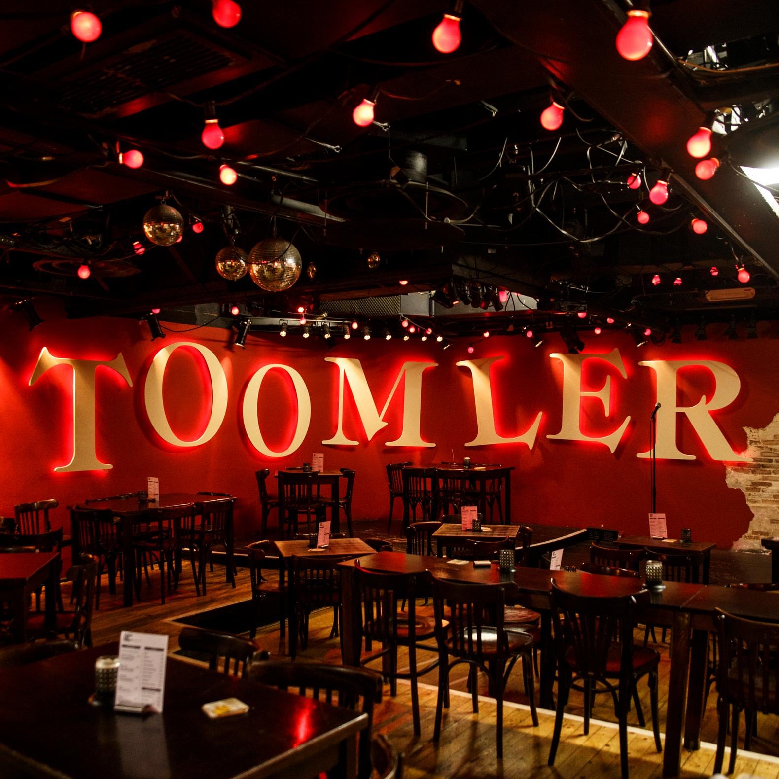 Comedytrain verlaat na 30 jaar Toomler en krijgt een nieuwe locatie op ...