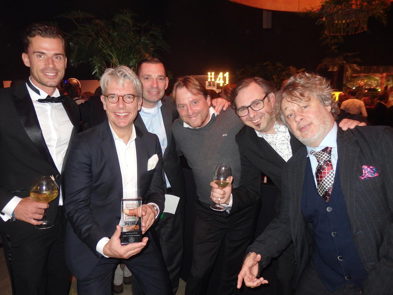 Zo werd het alsnog een Amsterdams feestje | Het Parool