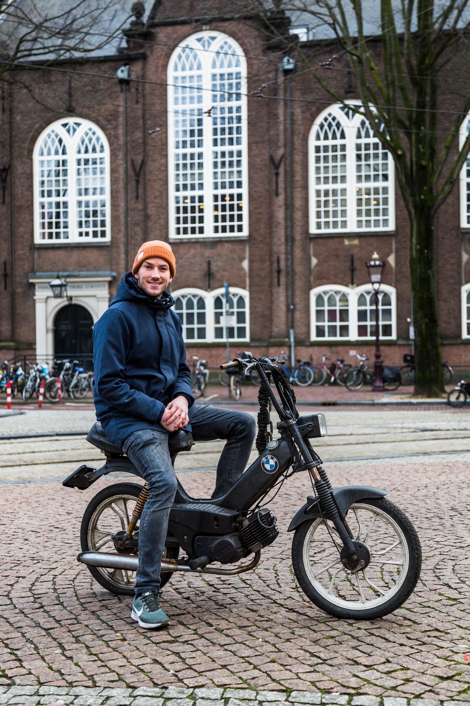 Afscheid van de Tomos: 'Toeristen maken foto's van me' | Het Parool