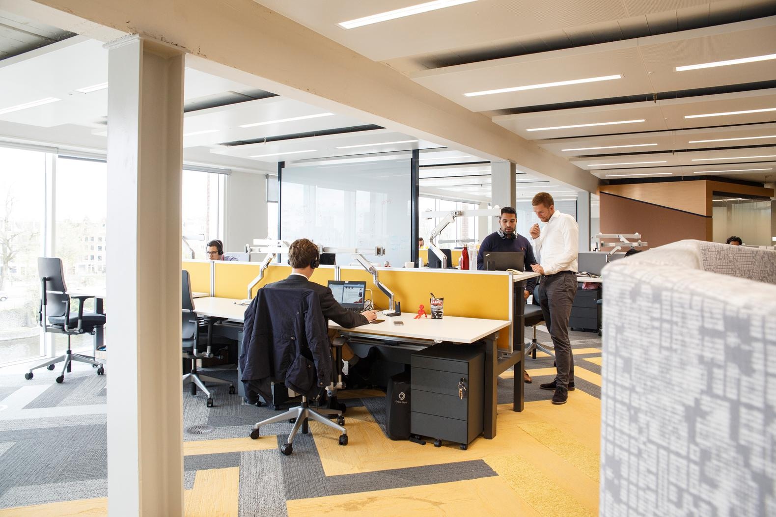 Oracle breidt Amsterdams verkoopkantoor nu al uit | Het Parool