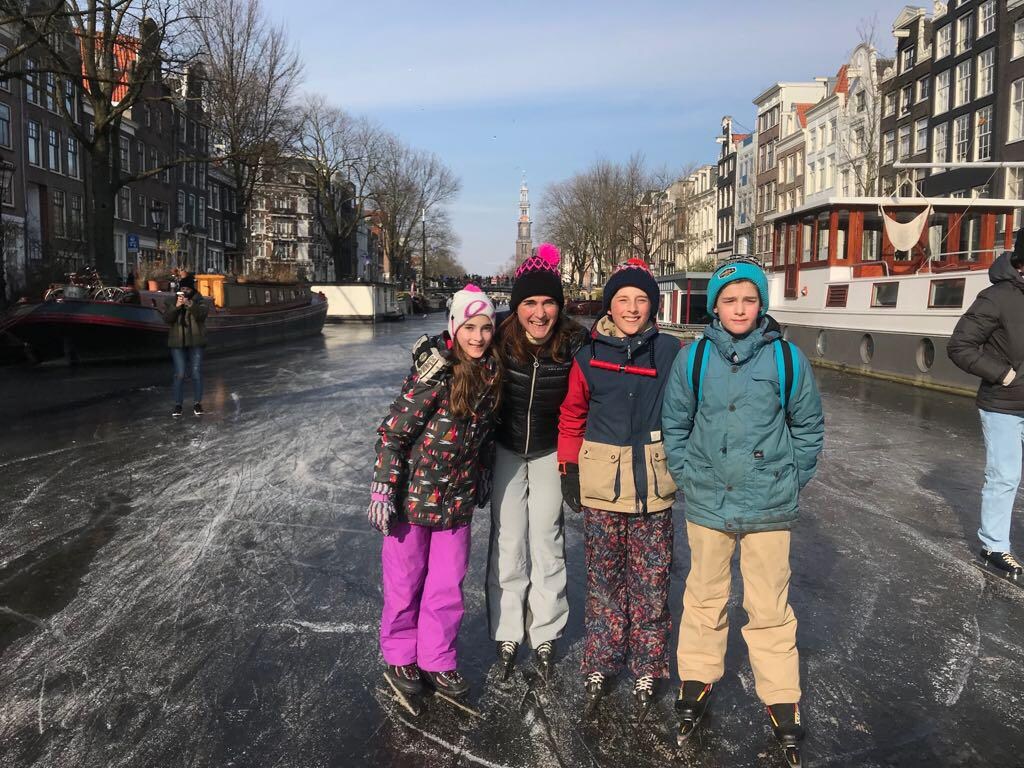 Teruglezen: de schaatskoorts in Amsterdam | Het Parool