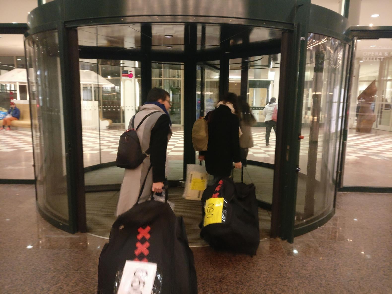 Waarom duurt het stemmen tellen in Amsterdam zo lang? | Het Parool