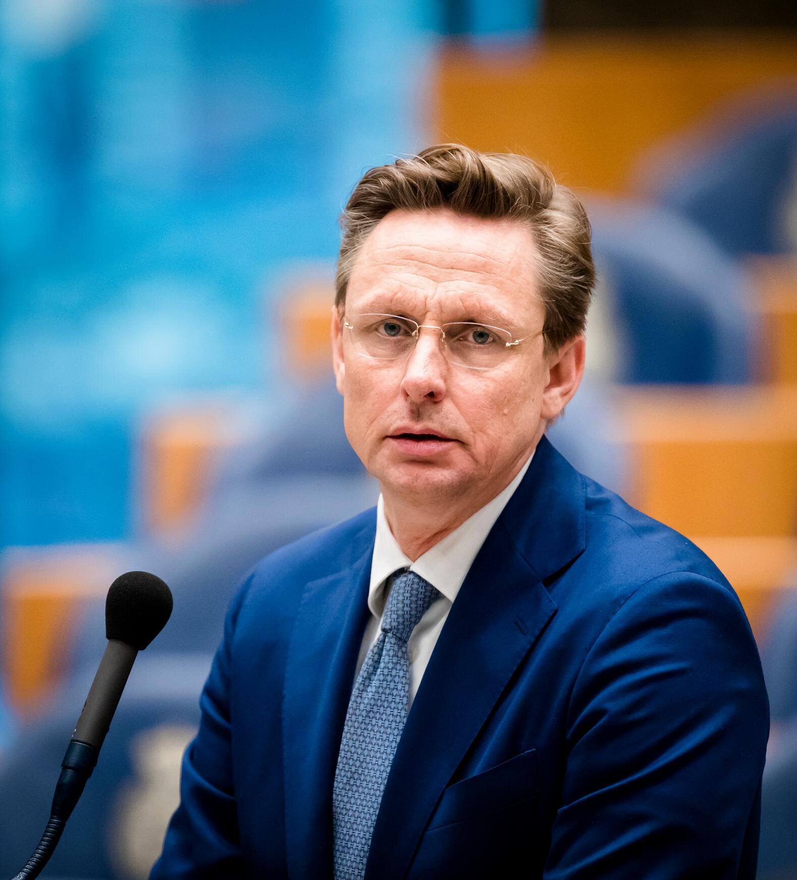 Kamer valt over uitspraak 'failed state' Suriname minister Blok | Het ...