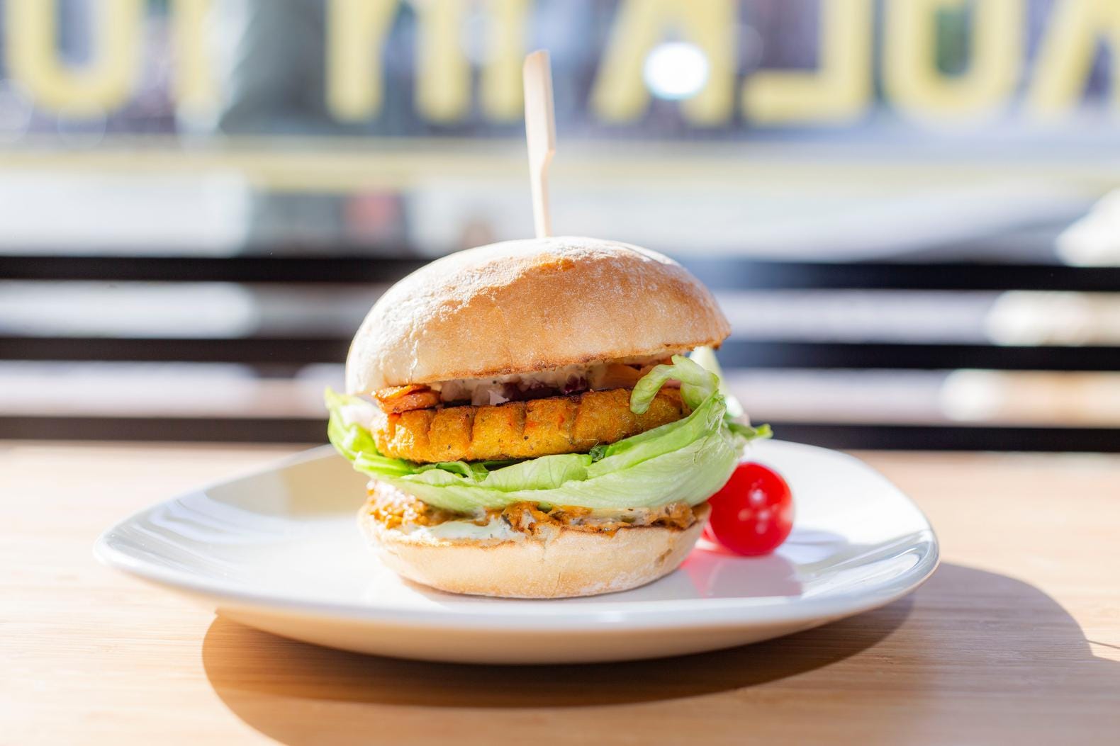 5x hier eet je bijzondere vegetarische burgers | Het Parool