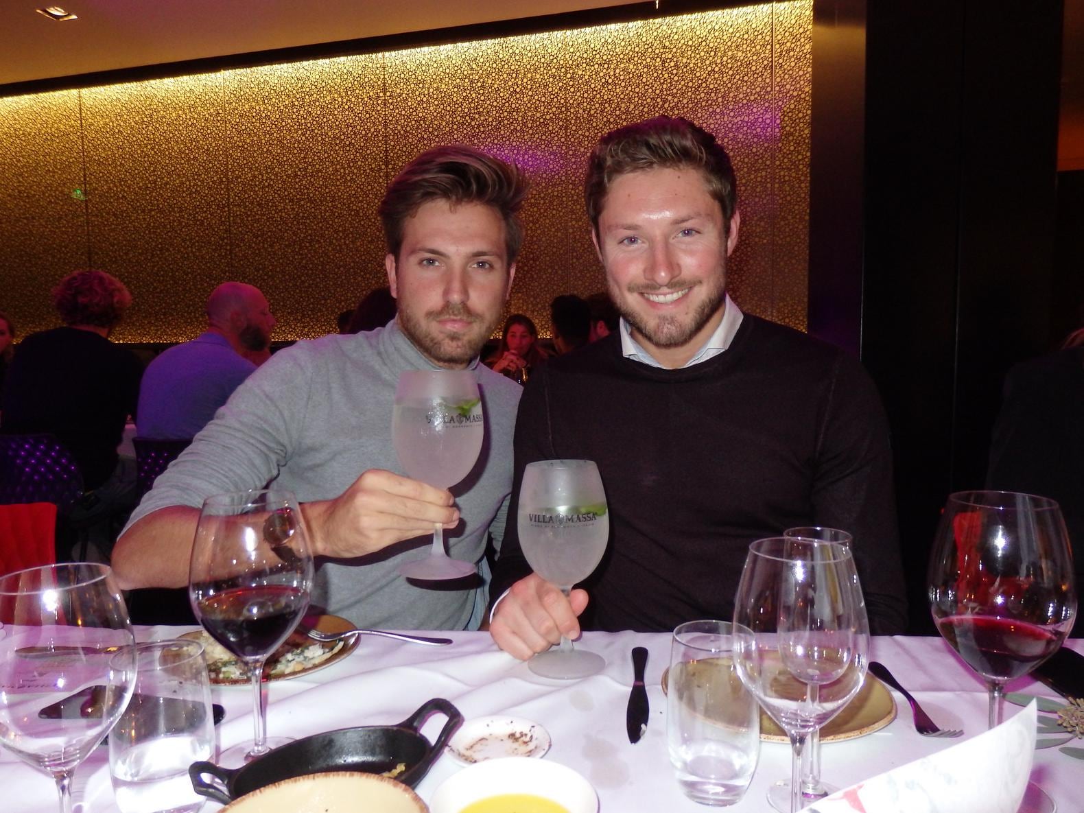 Hier zijn prachtige jongelui met heel veel volgers ergens | Het Parool