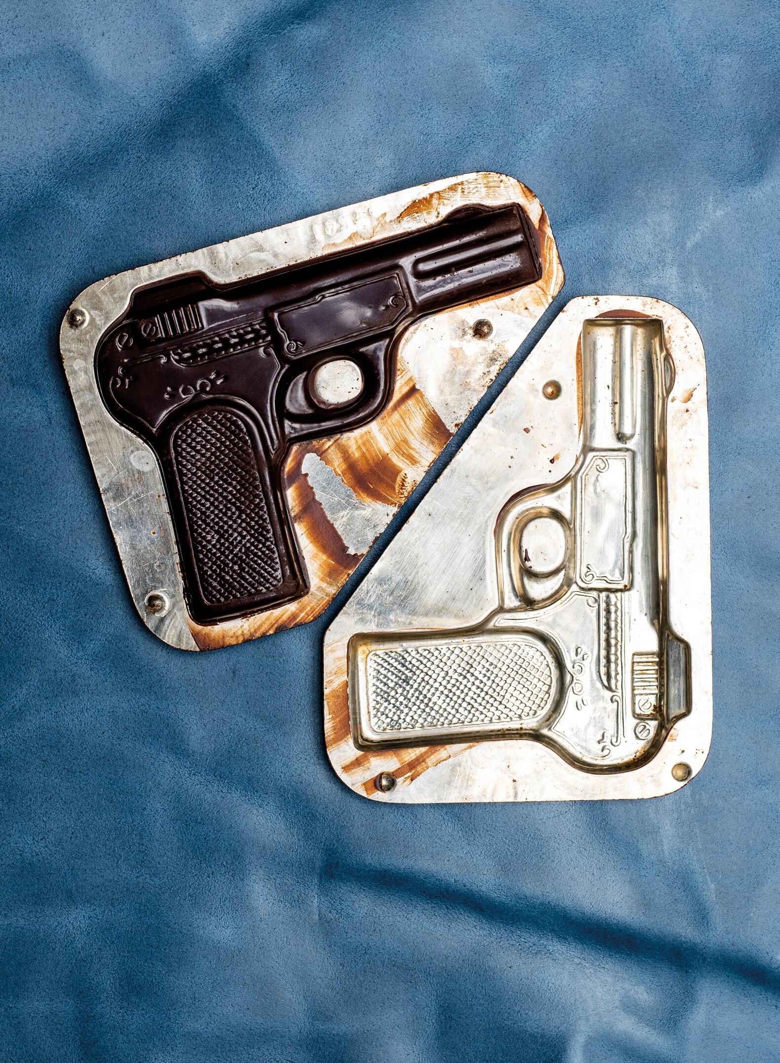 Chola Med Pistol New Machine Pistol Is Now The Best Secondary Weapon