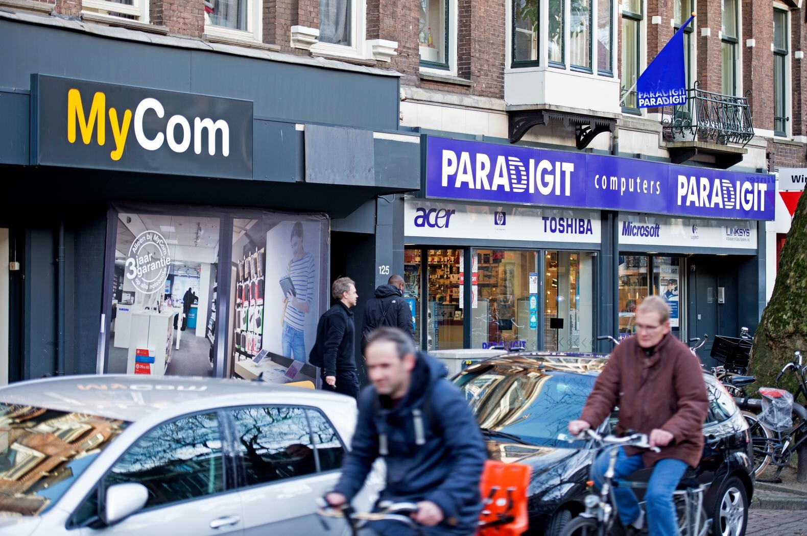 Opheffingsuitverkoop bij computerwinkel Mycom | Het Parool