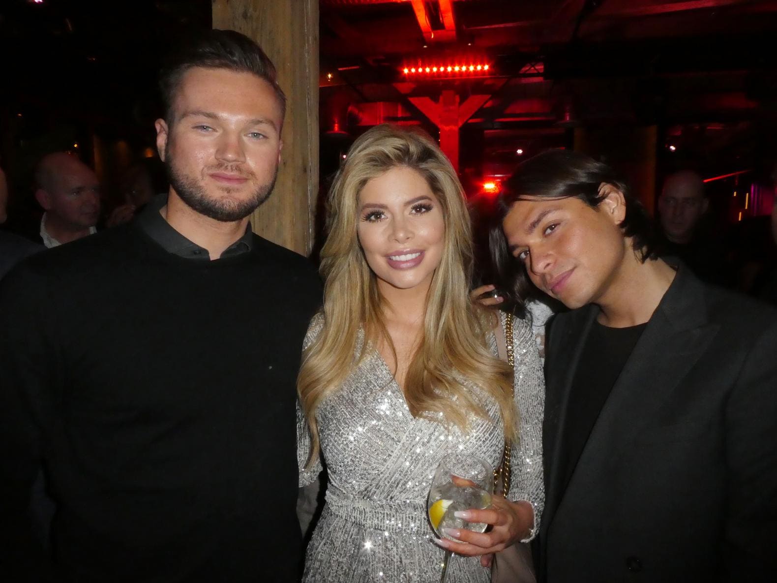 Feestje van de dag: Brard, in redelijk decente pose | Het Parool