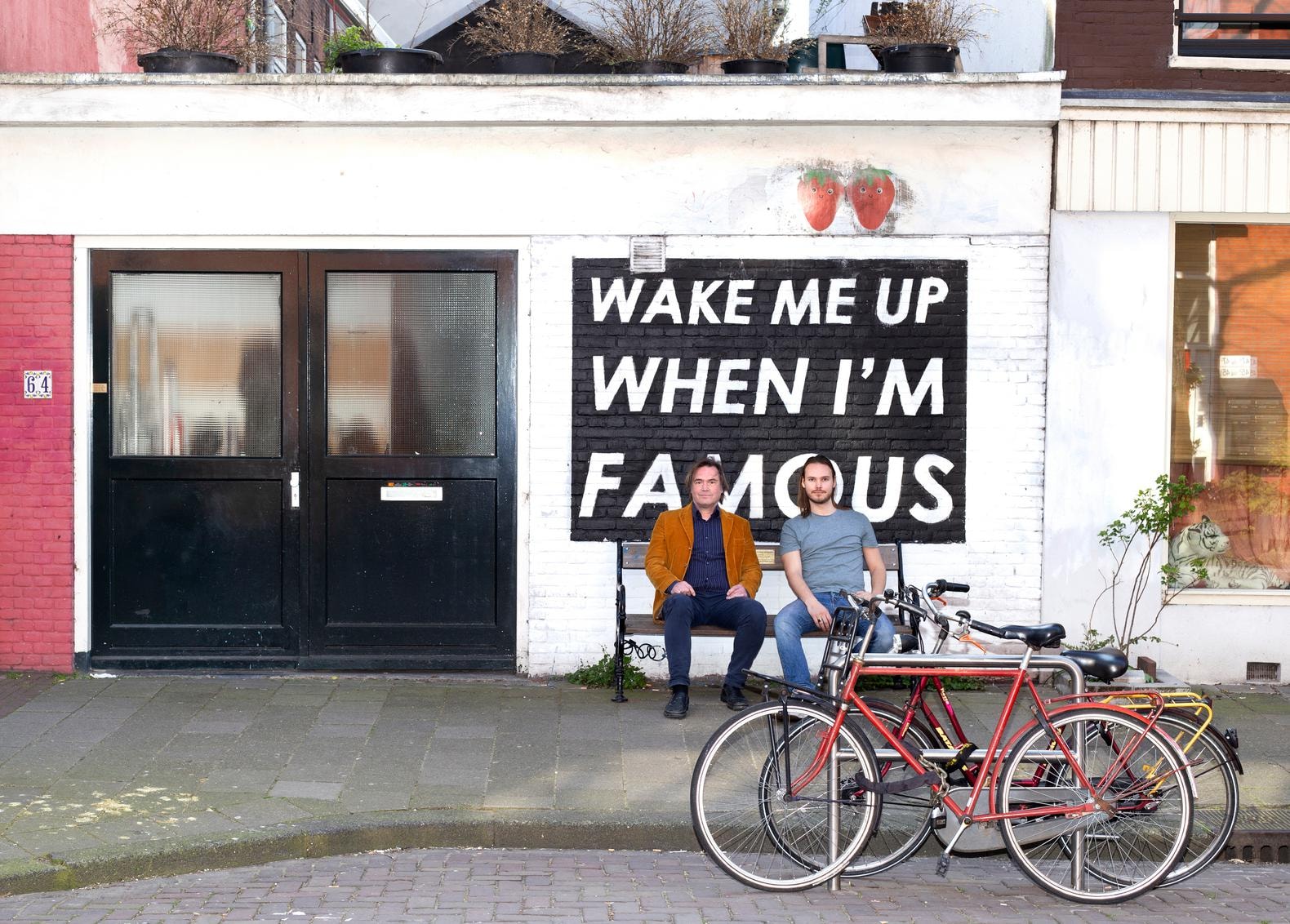 Dit bankje in De Pijp is een bedevaartsoord voor influencers | Het Parool