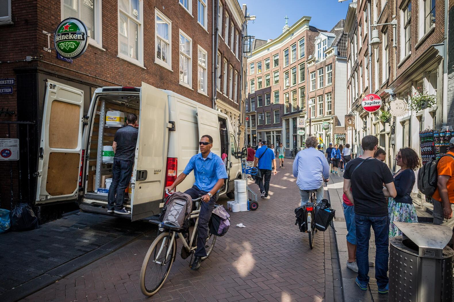 Fout parkeren wordt fors duurder | Het Parool