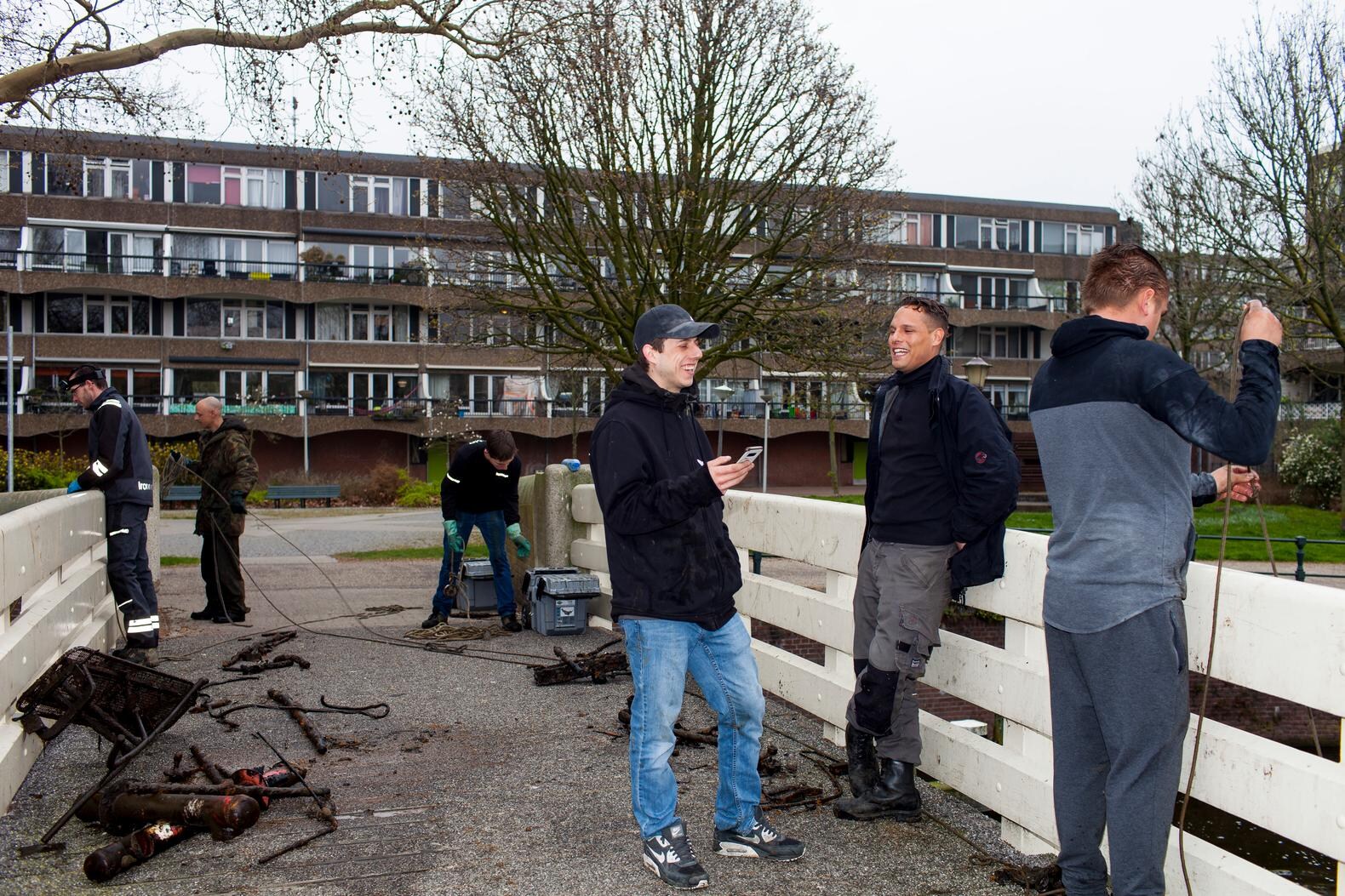 Van kogel tot kalasjnikov: dit vinden de magneetvissers | Het Parool