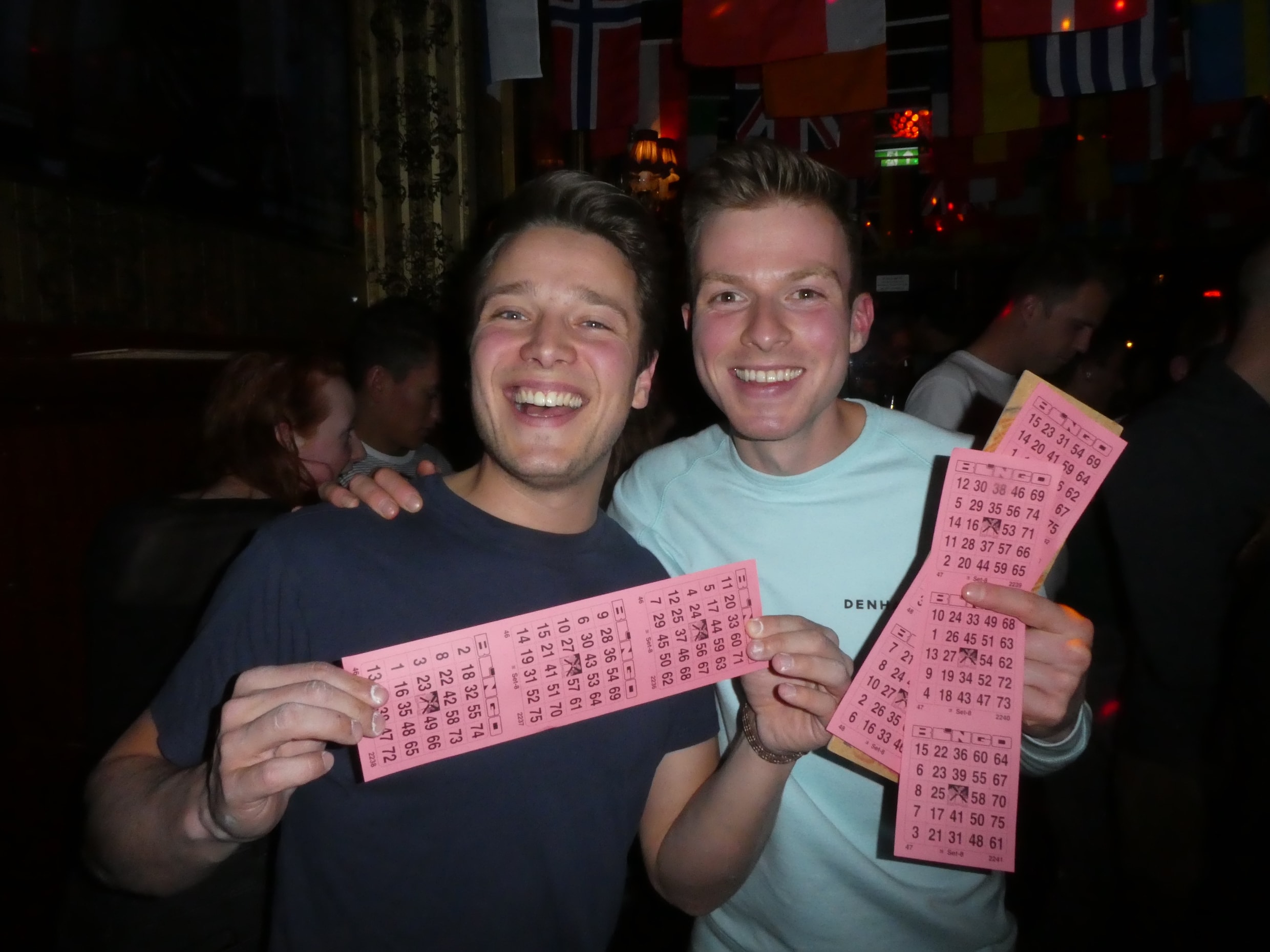 Dé Bingoavond van je leven, met het Songfestival als thema | Het Parool