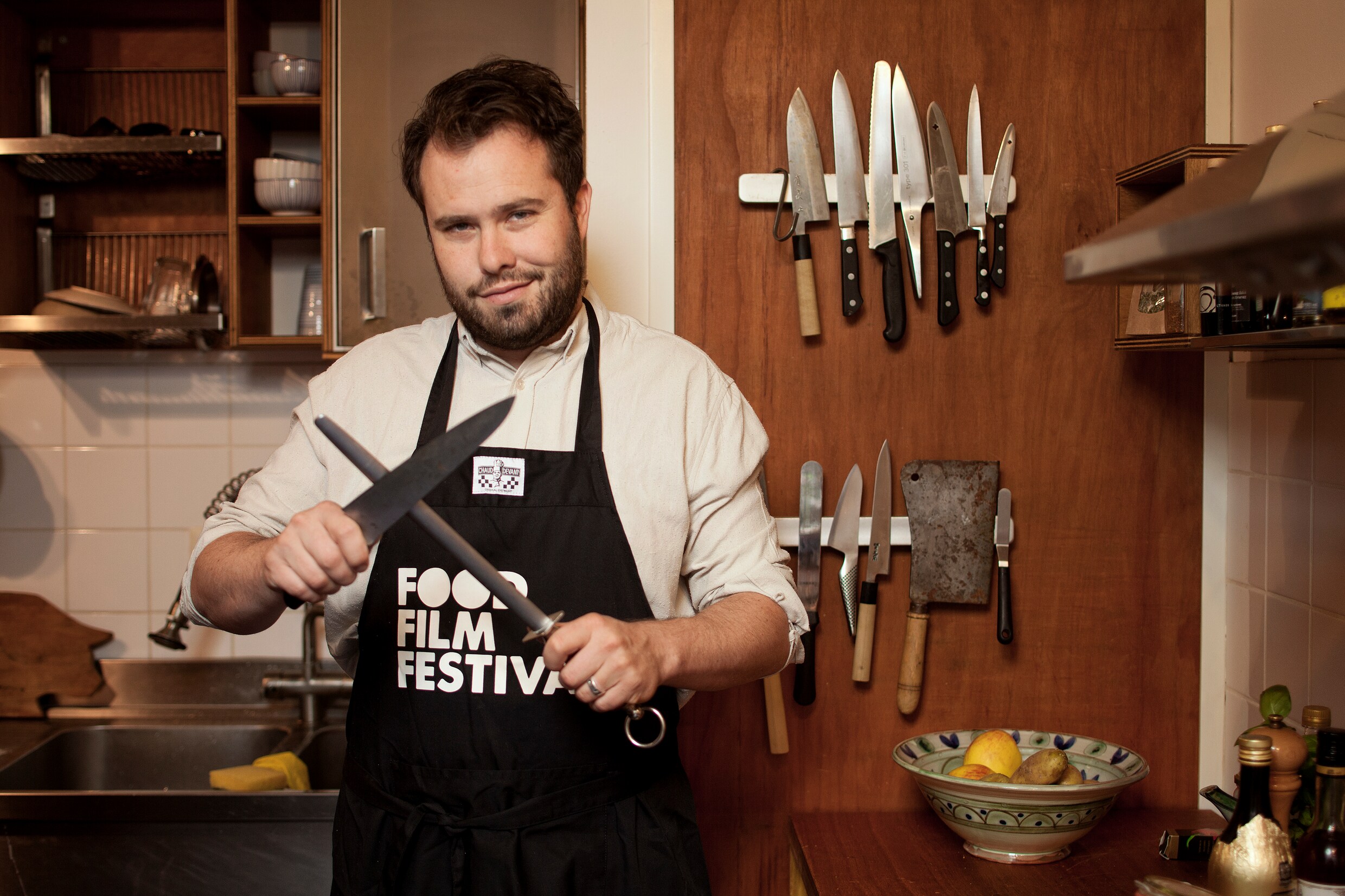 Recept: Samuel Levi maakt sardines op toast | Het Parool