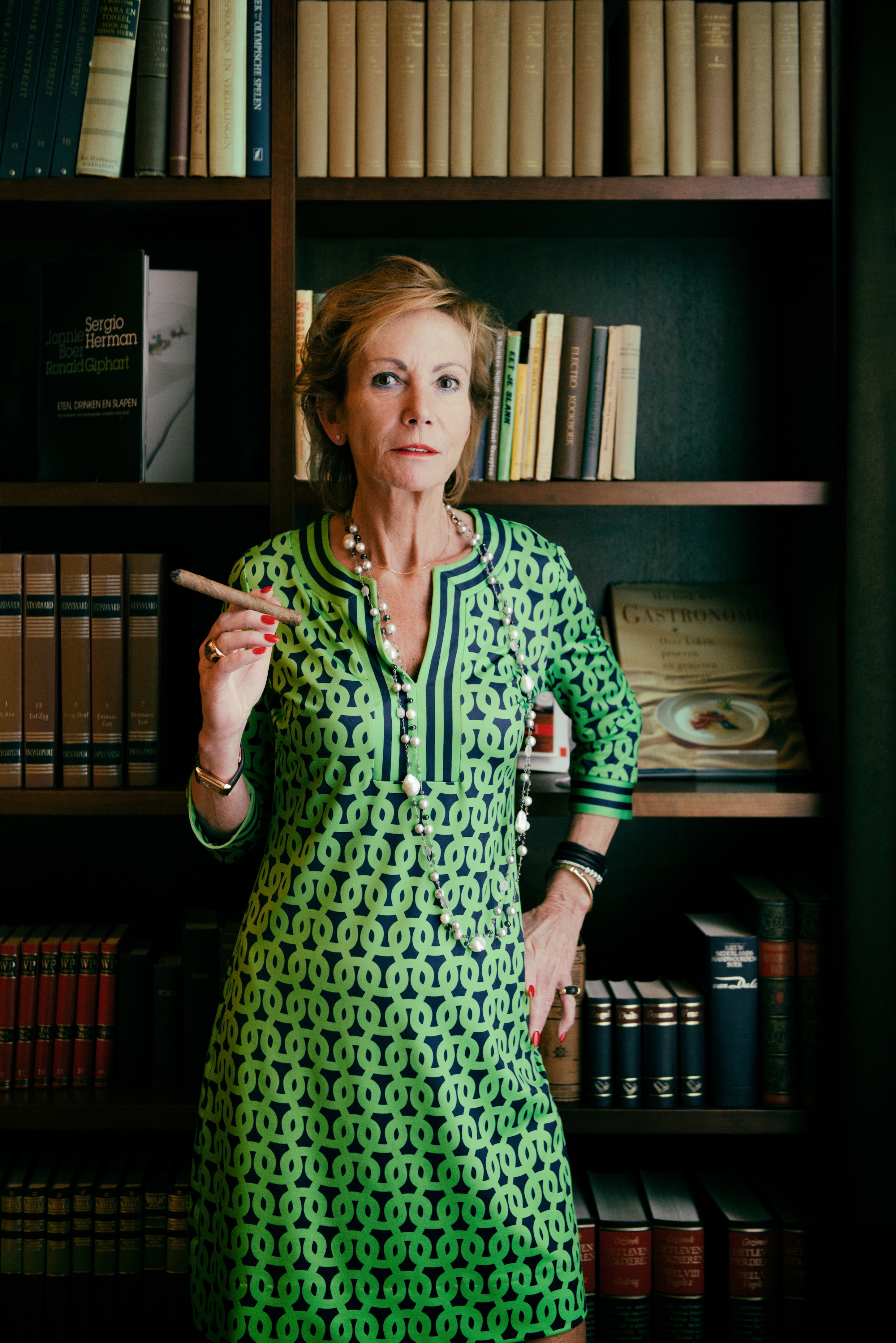 De vrouwen van Salomé netwerken in een blauwe wolk sigarenrook | Het Parool