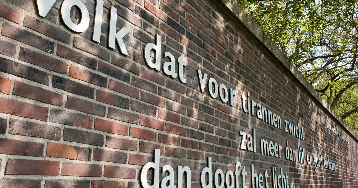 Opinie: ‘Dat bloemetje bij het Van Randwijk-monument is een vergissing ...