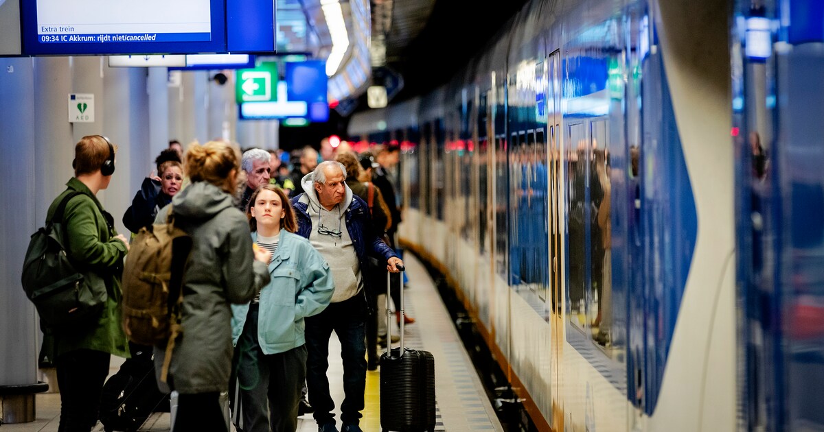 NS ziet vollere stations, Schiphol en Zuid koplopers | Het Parool
