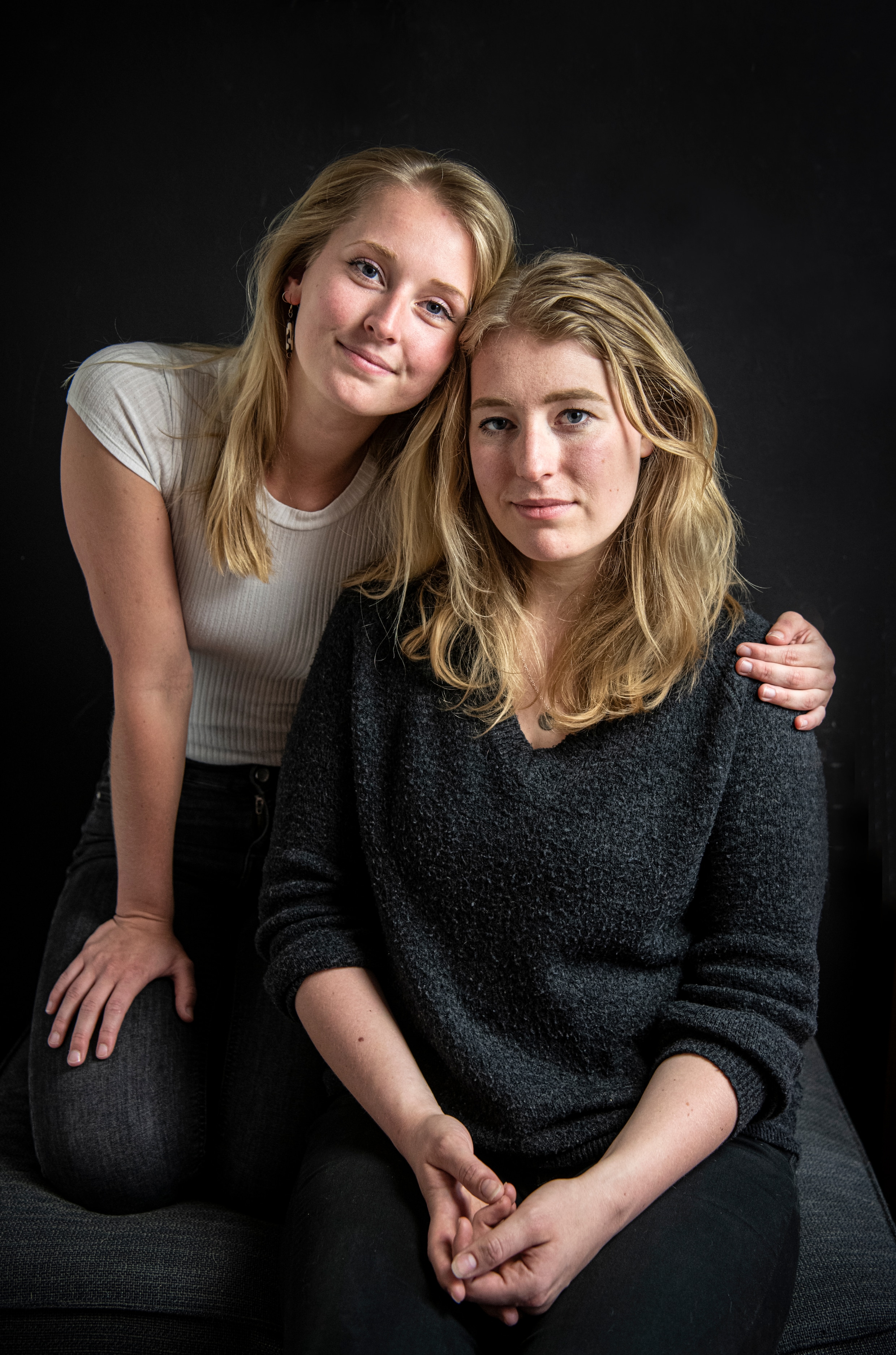 Zusjes verloren ouders en broer bij MH17-ramp: ‘We laten ons leven niet ...