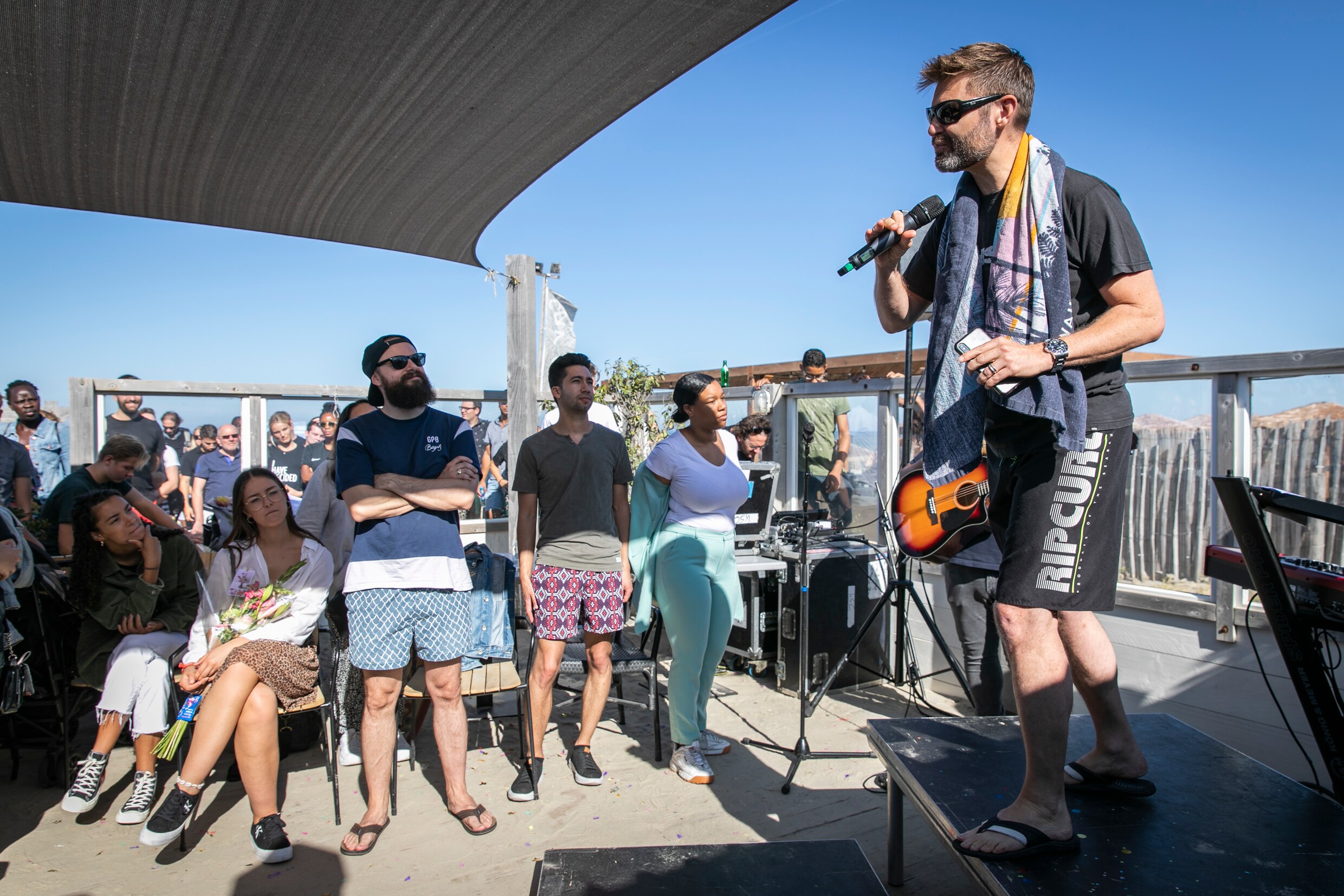 De hippe kerkdiensten van de Hillsong Church: ‘Sing Jesus!’ | Het Parool