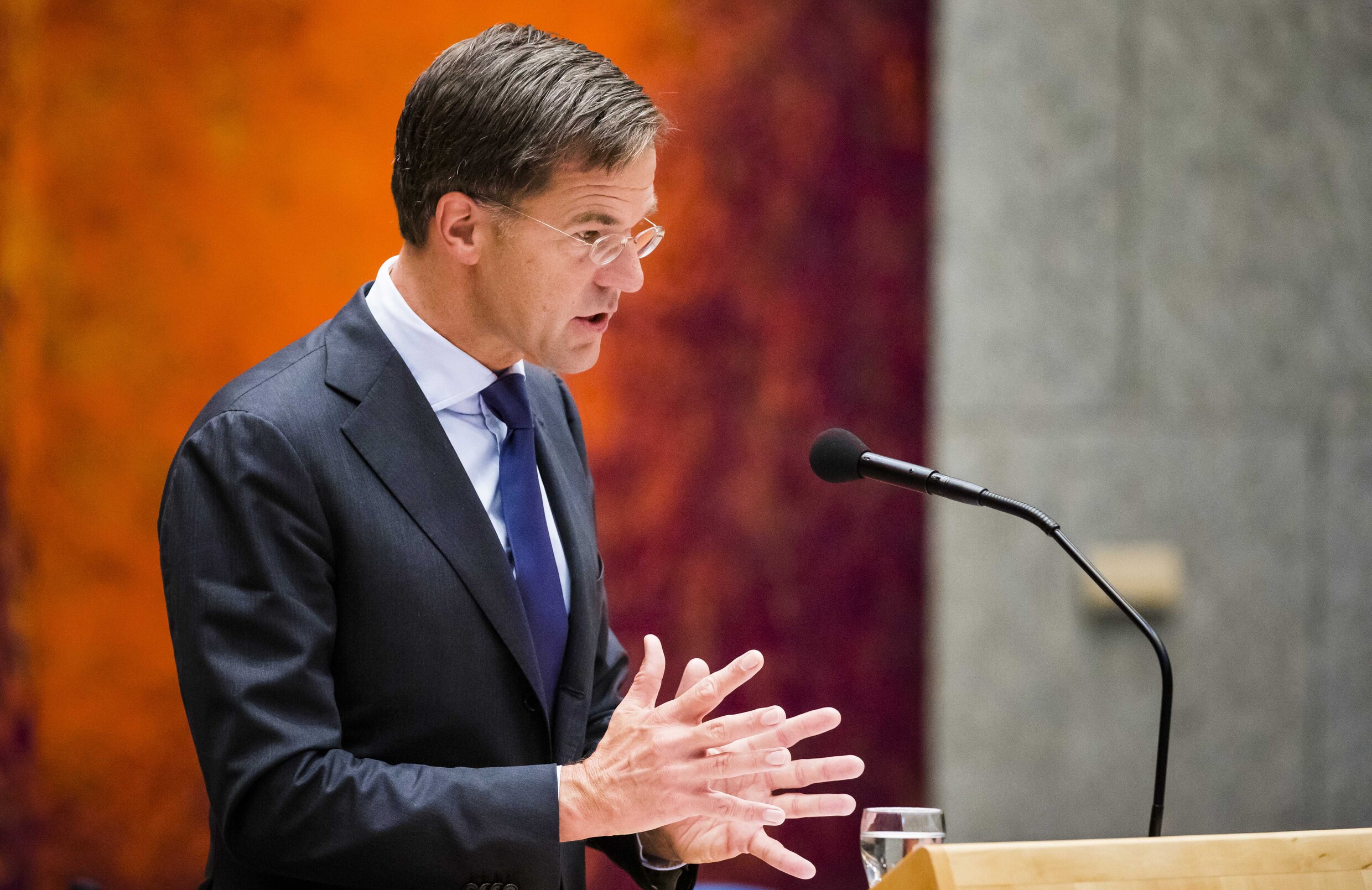 Rutte geïrriteerd over seksistische sneer PVV’er | Het Parool