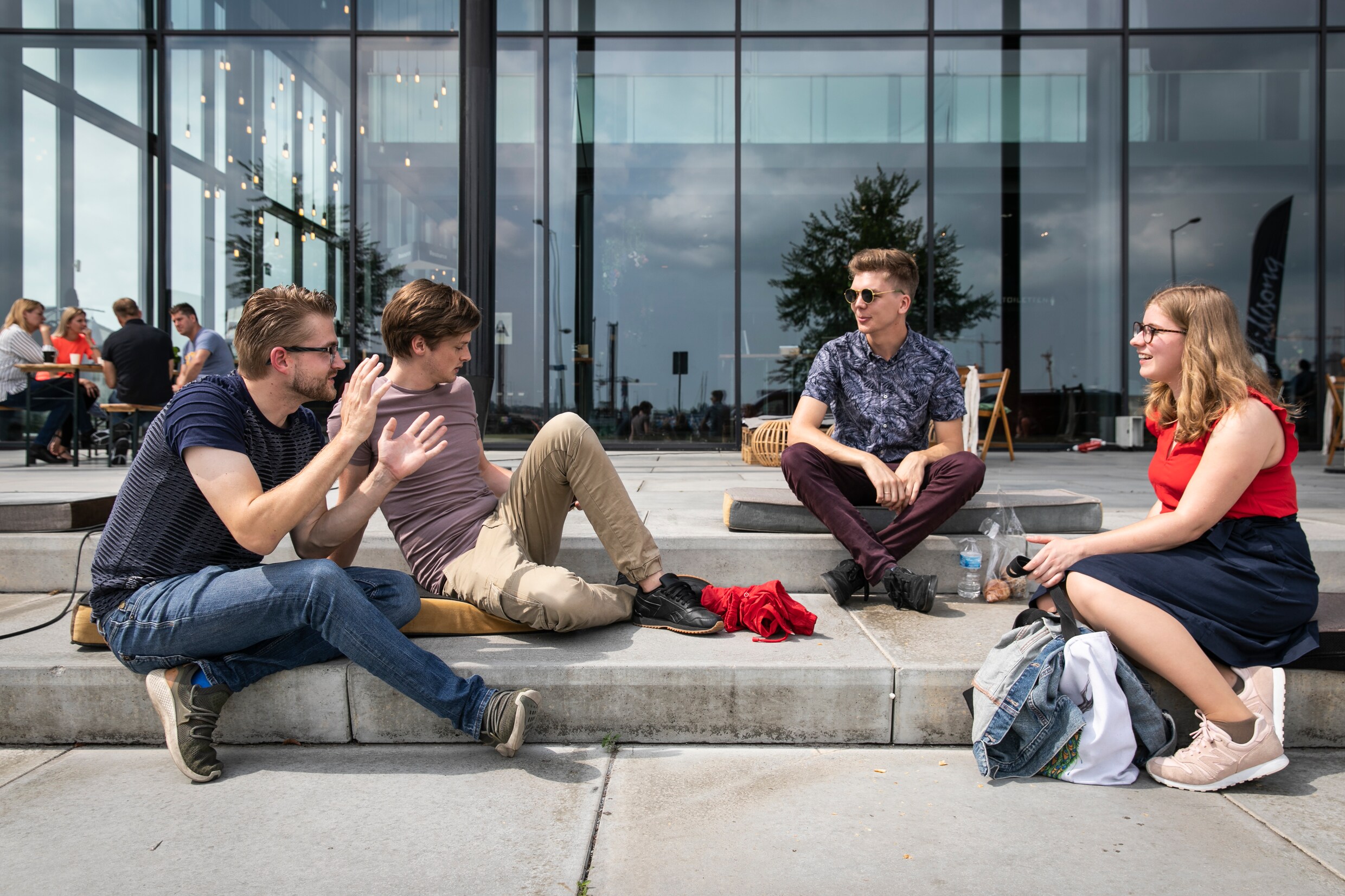 De hippe kerkdiensten van de Hillsong Church: ‘Sing Jesus!’ | Het Parool