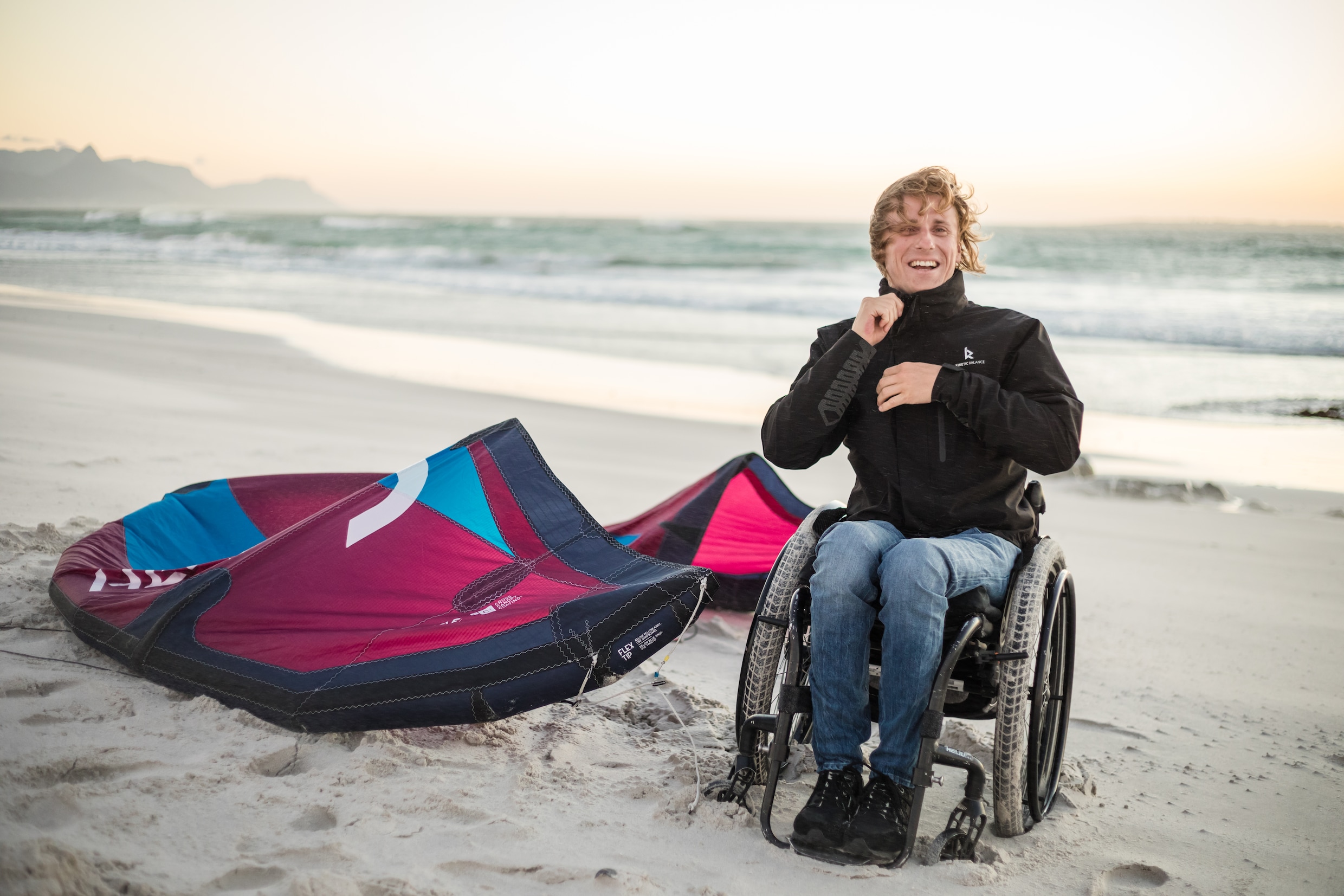 Ook met een dwarsleasie kun je kitesurfen, bewijst Willem Hooft | Het ...
