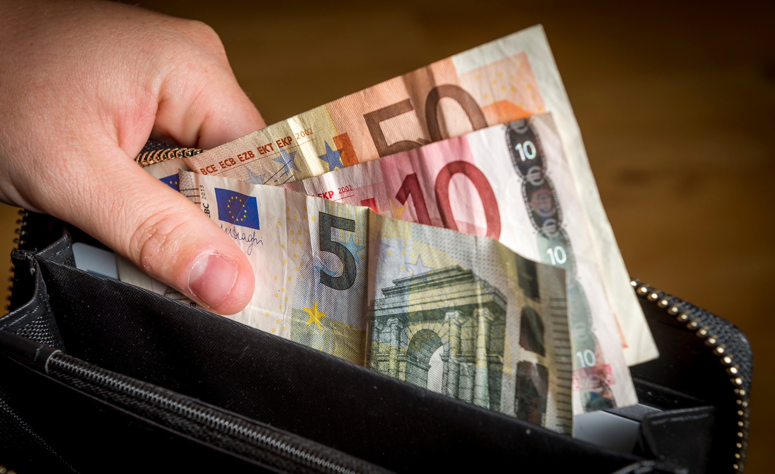 Tieners hebben meer geld, maar komen vaker tekort: ‘Ze moeten leren dat ...